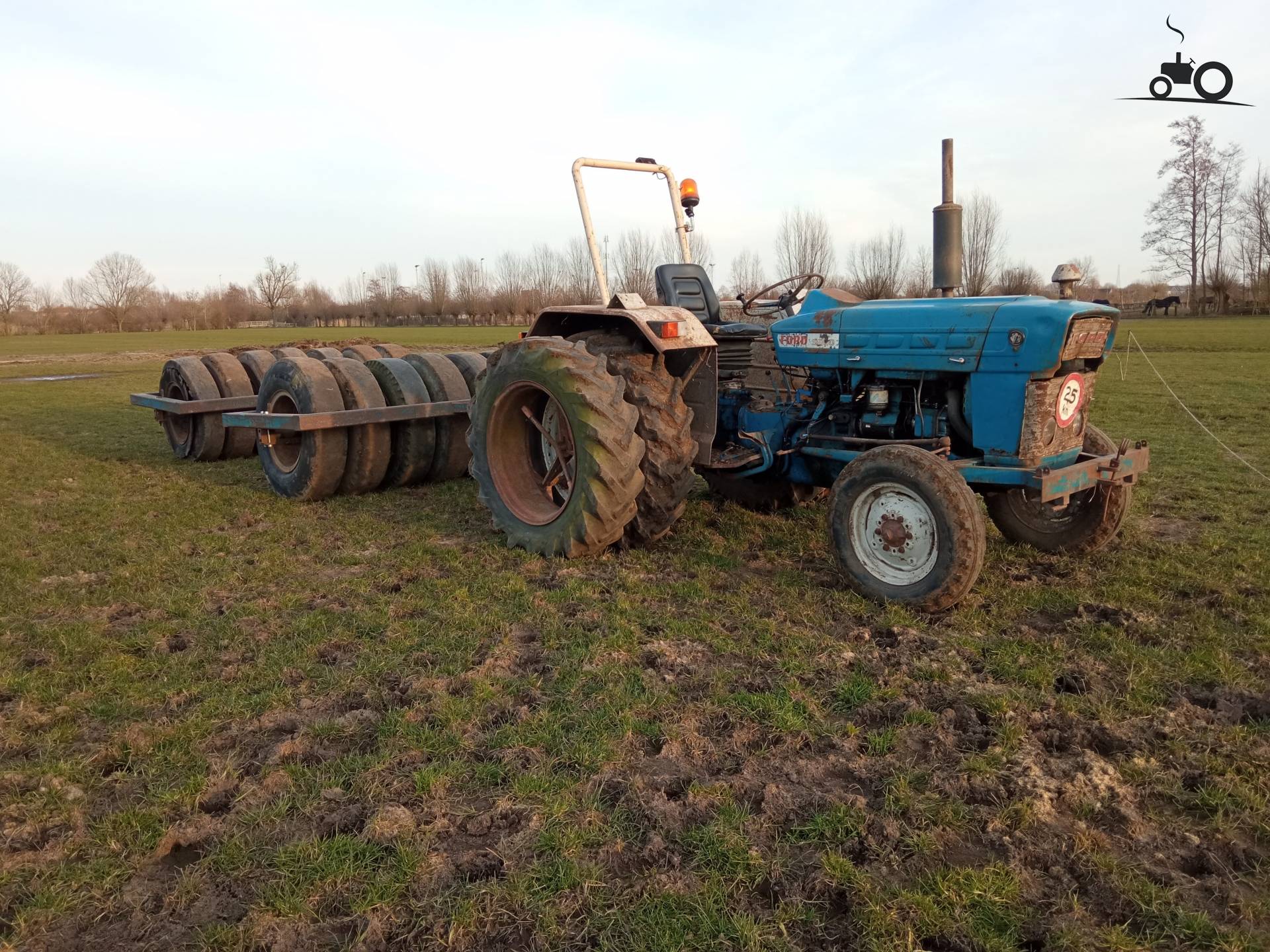 Foto Ford 2000 #1461002