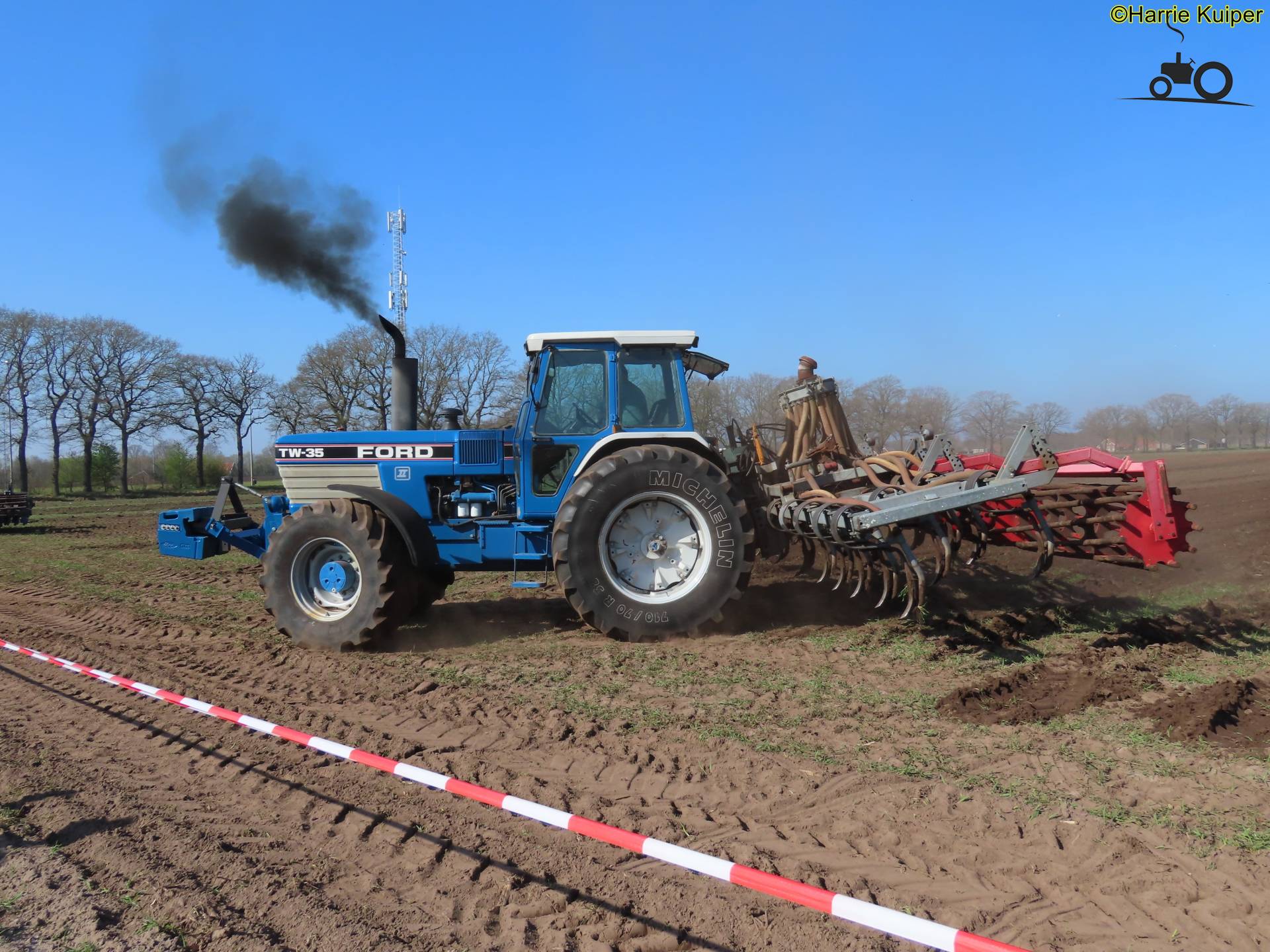 Foto Ford TW 35 #1466087