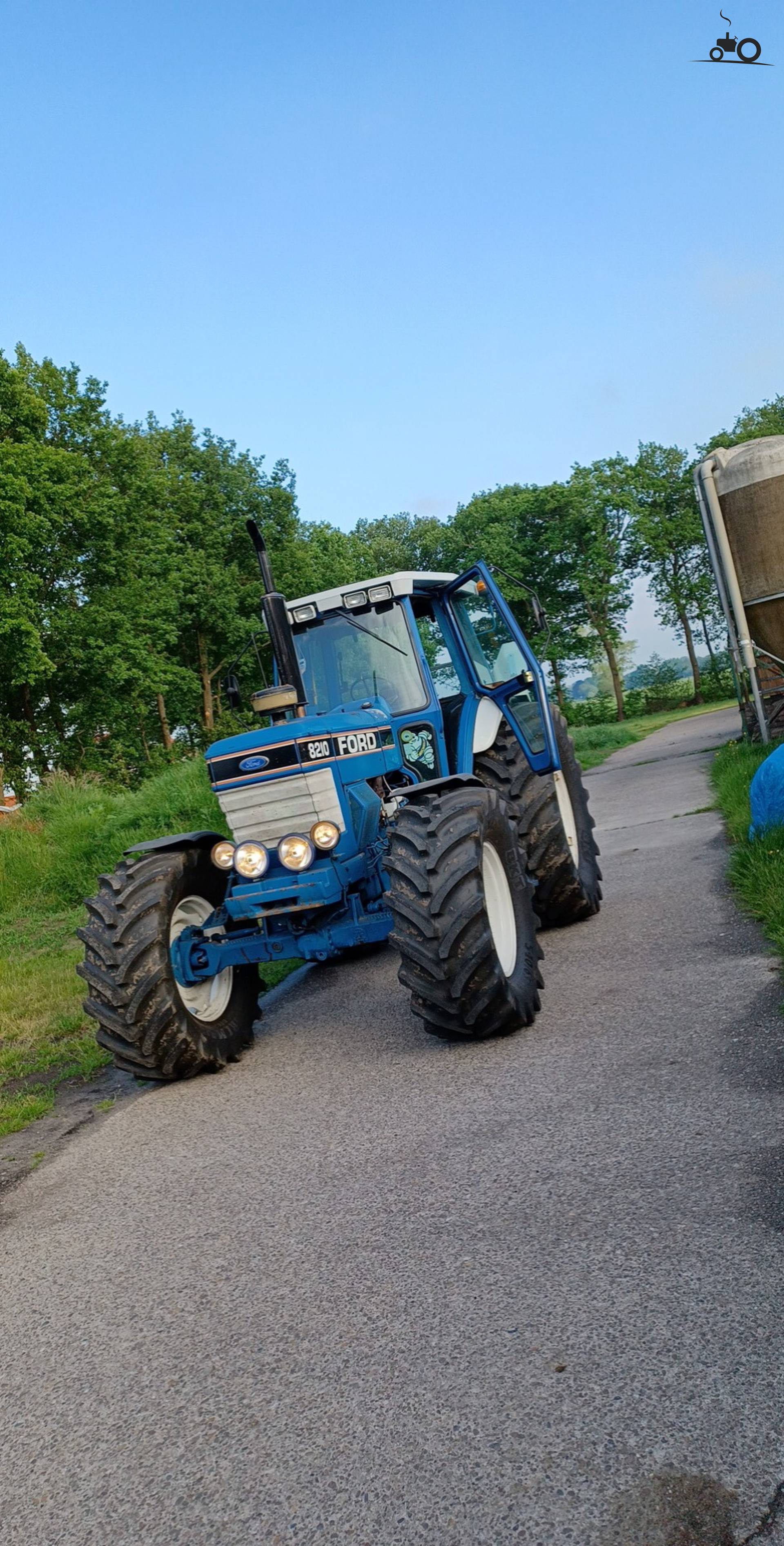 Ford 8210