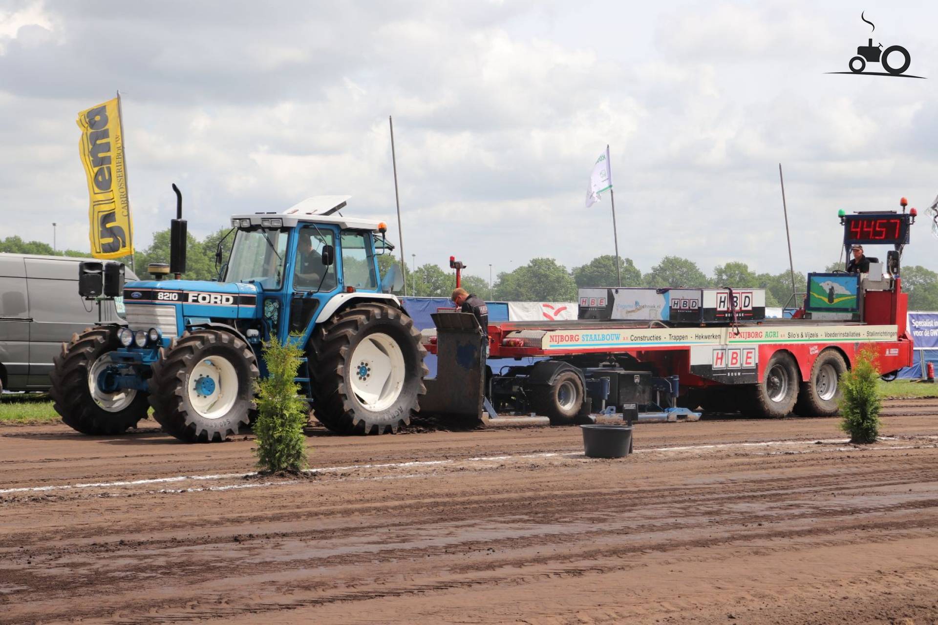 Foto Ford 8210 #1473387