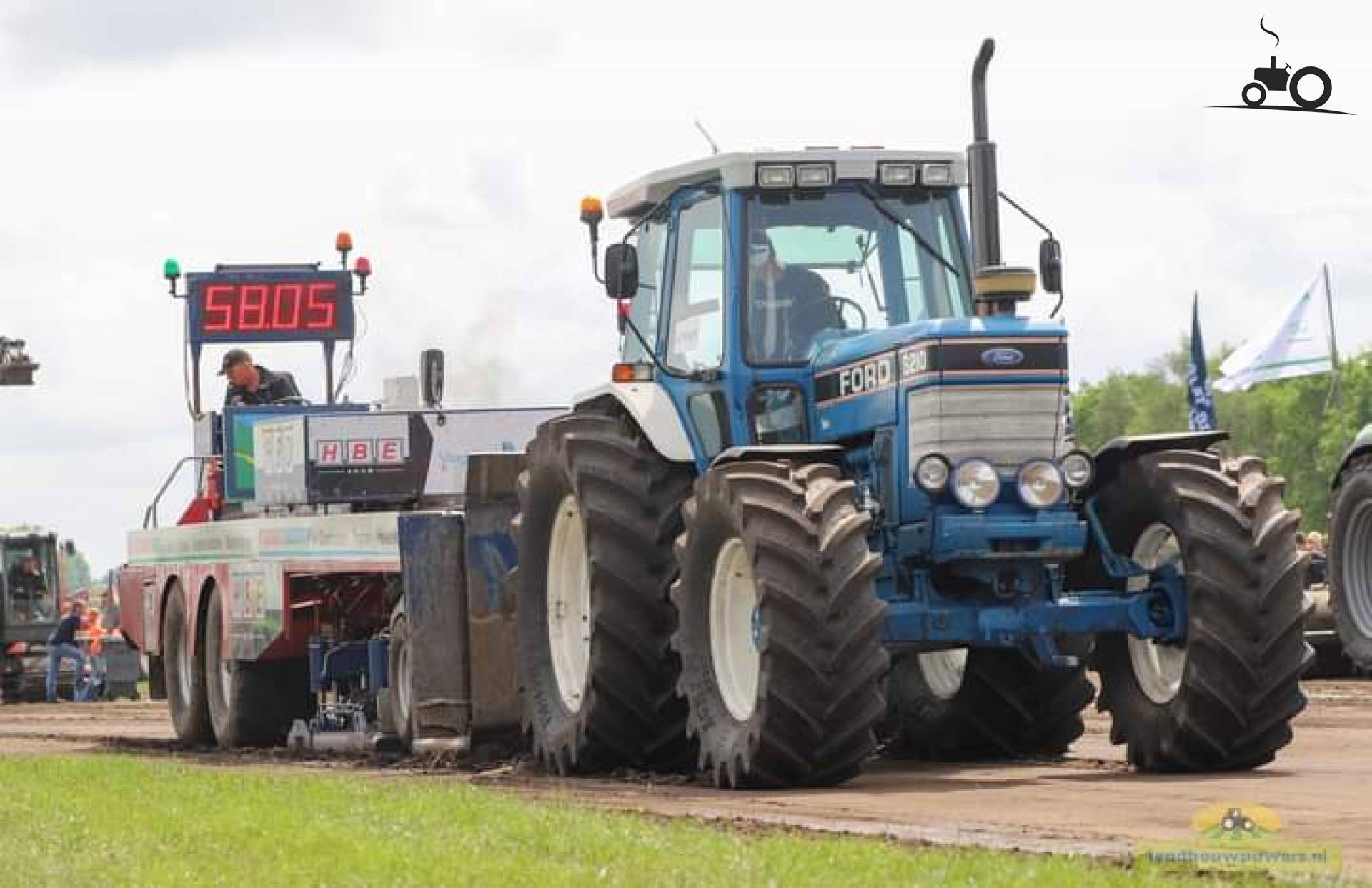 Foto Ford 8210 #1473398