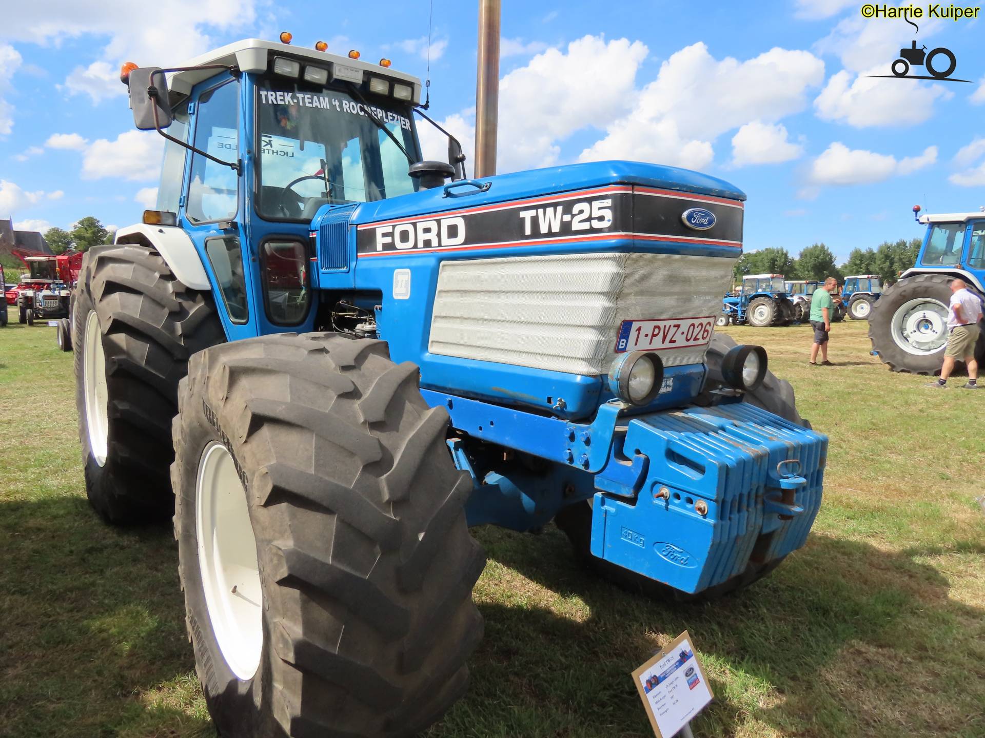 Foto Ford TW 25 #1490294