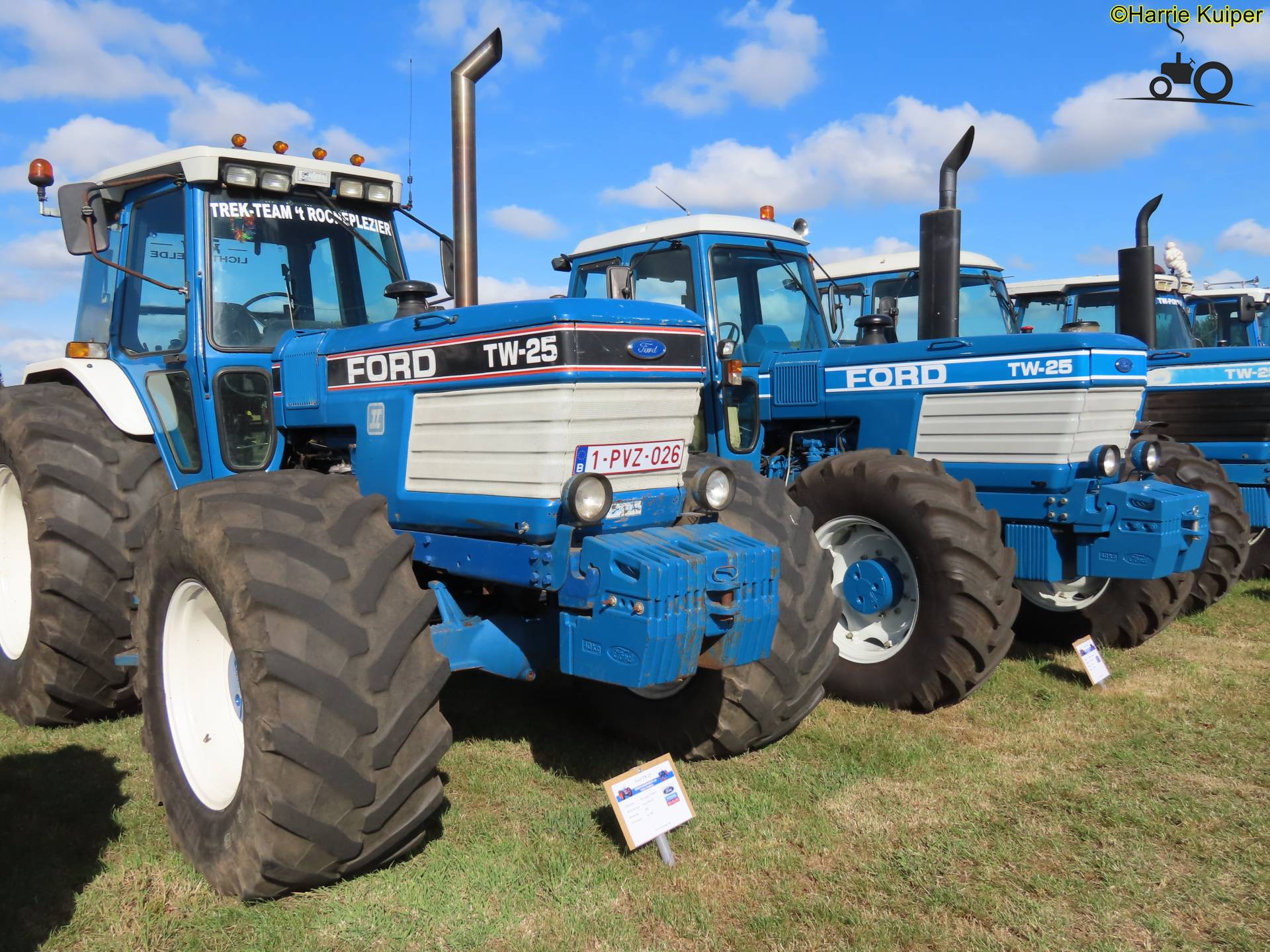 Foto Ford TW 25 #1505074