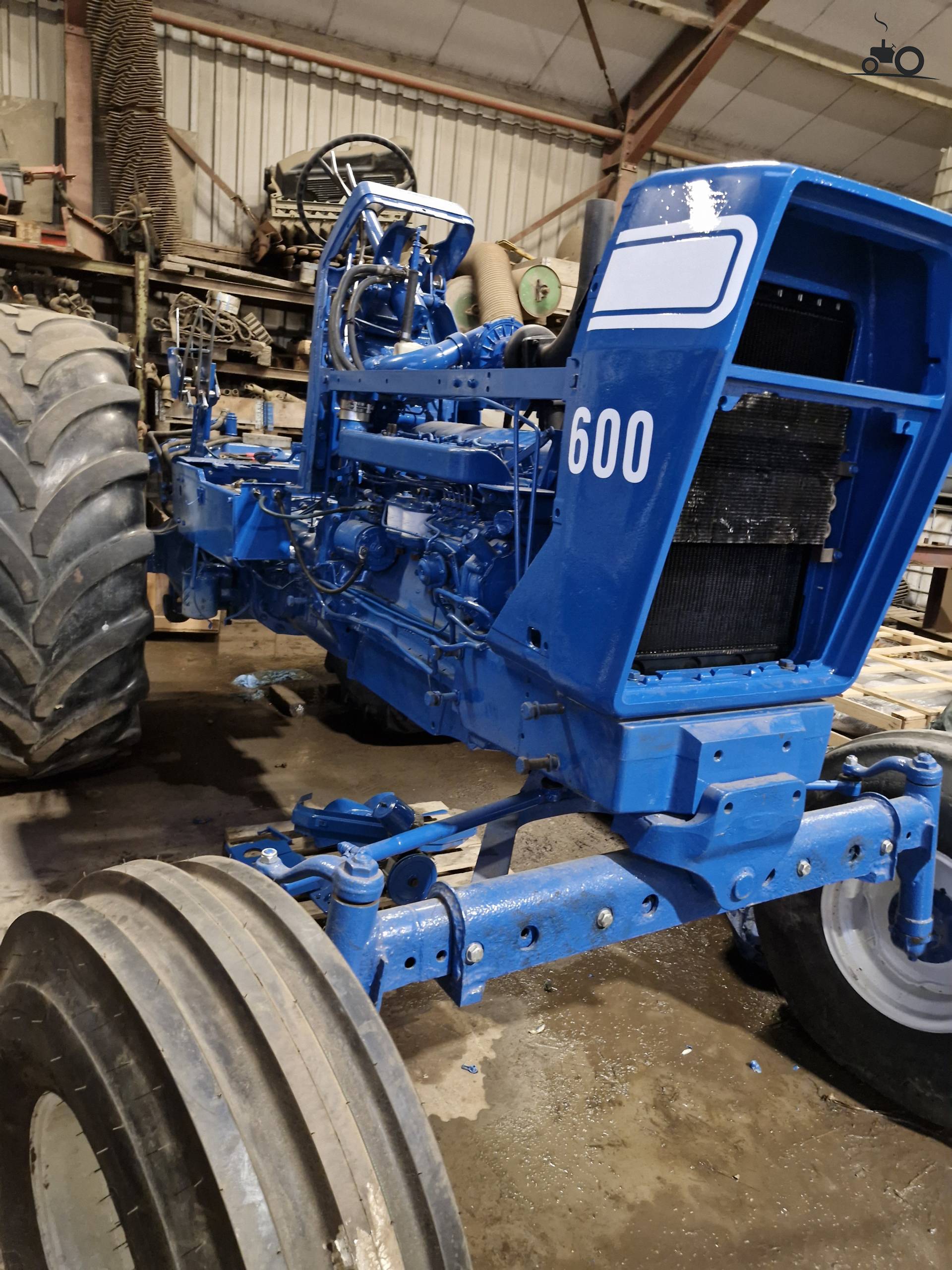 Verder gewerkt aan de Ford 9600