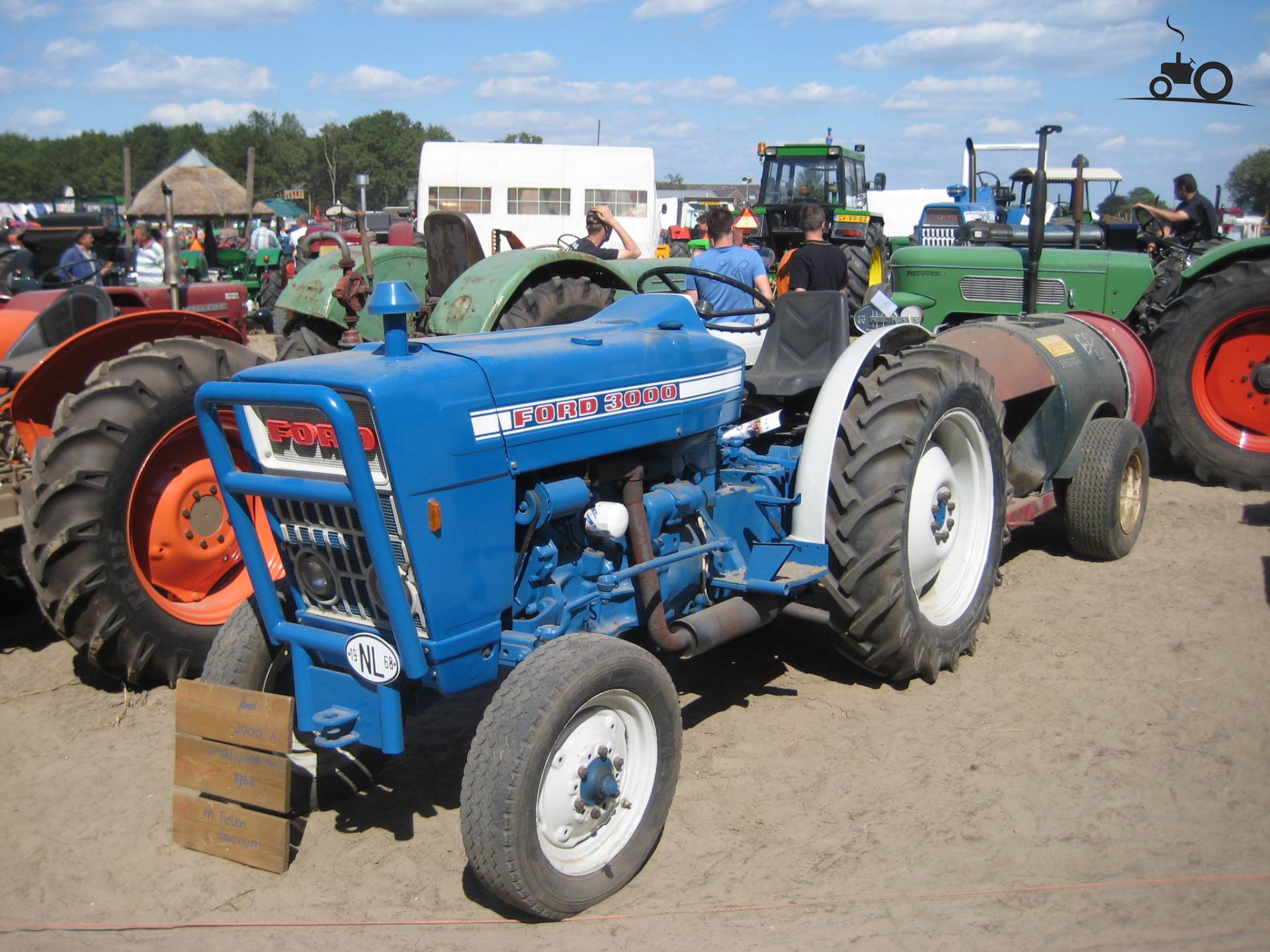 Foto Ford 3000 #382659