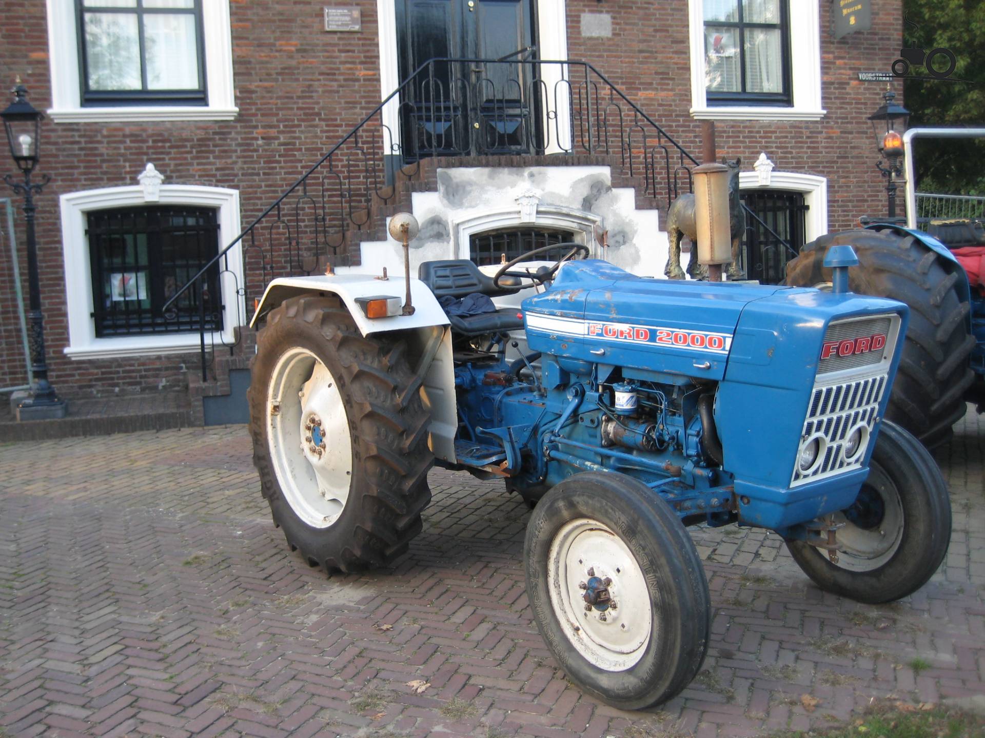 Foto Ford 2000 #400128