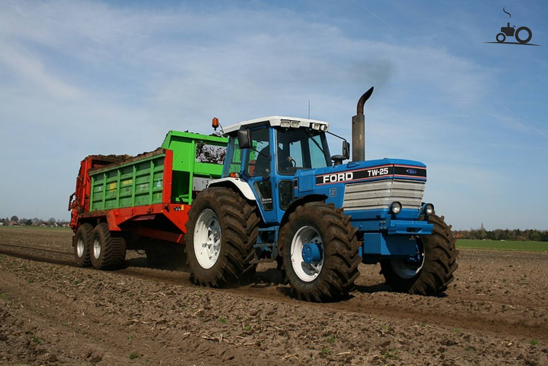 Foto Ford TW 25 #468859