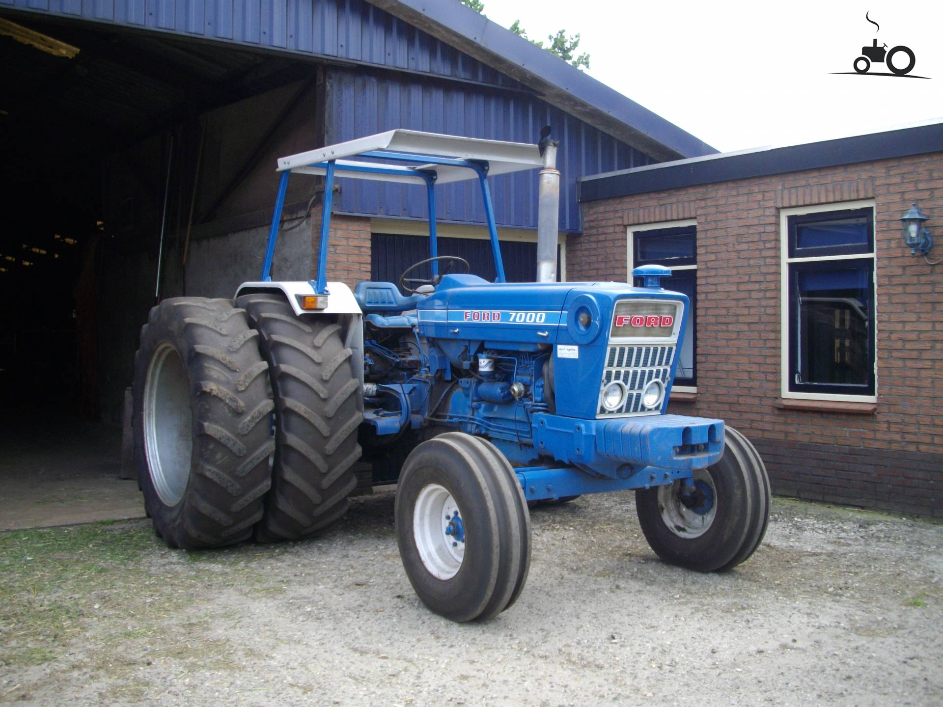 Foto Ford 7000 van VOF Van De Streek