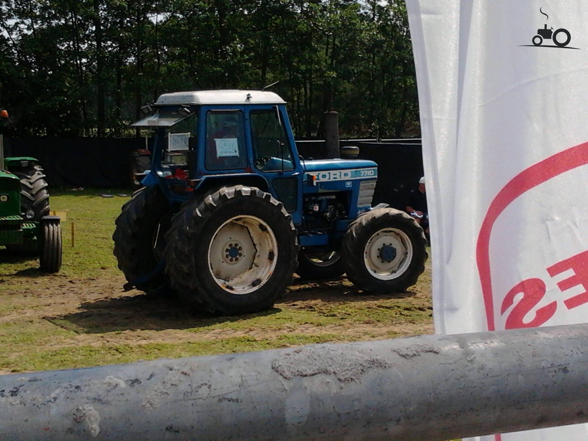 Foto Ford 7710 #644344