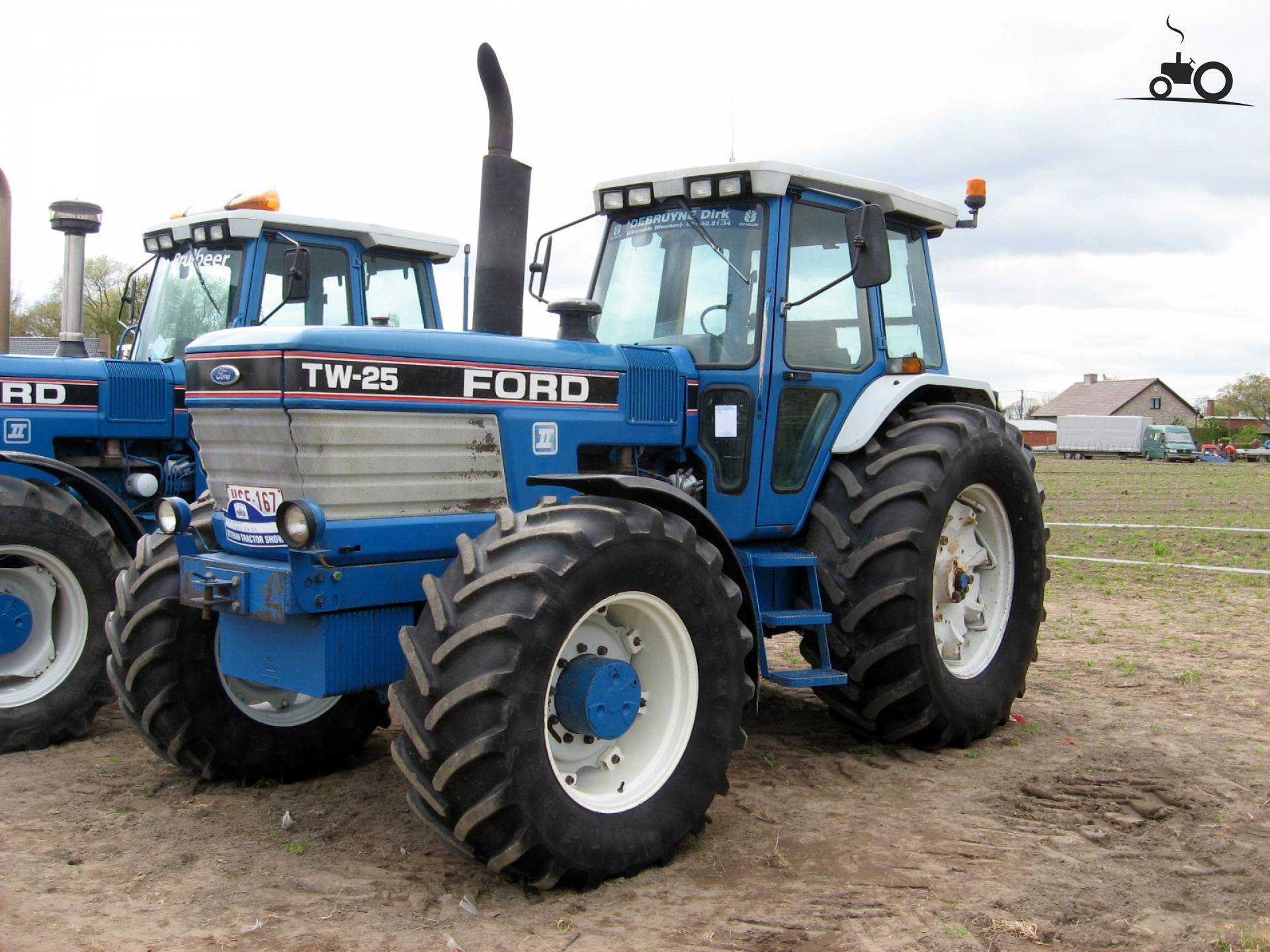 Foto Ford TW 25 #755287