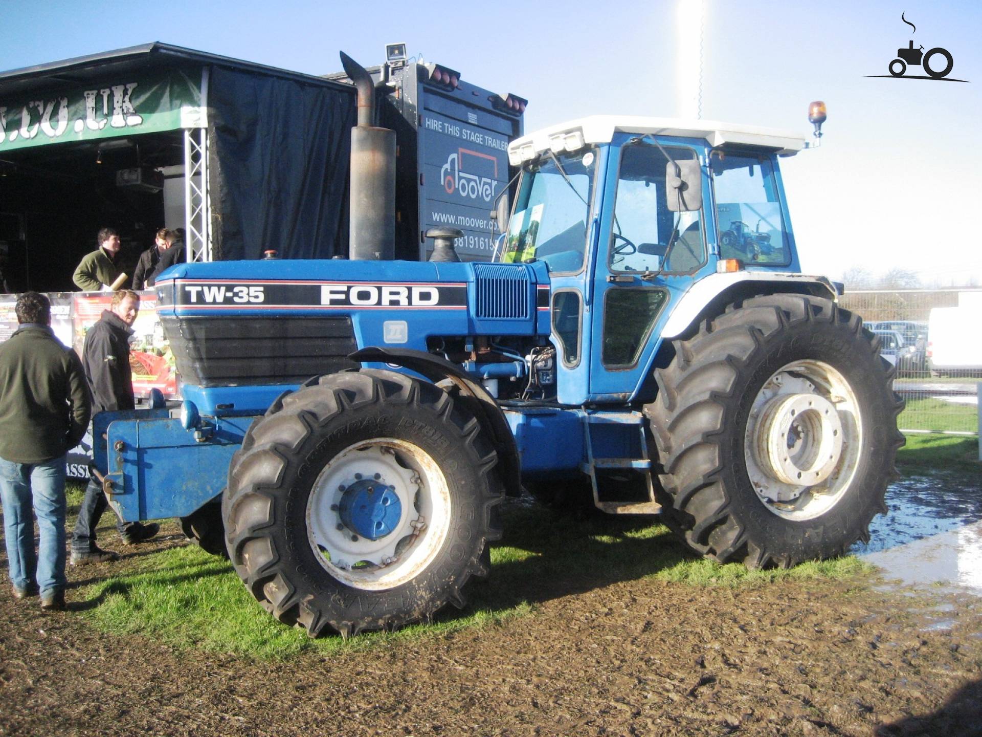 Foto Ford TW 35 #824148