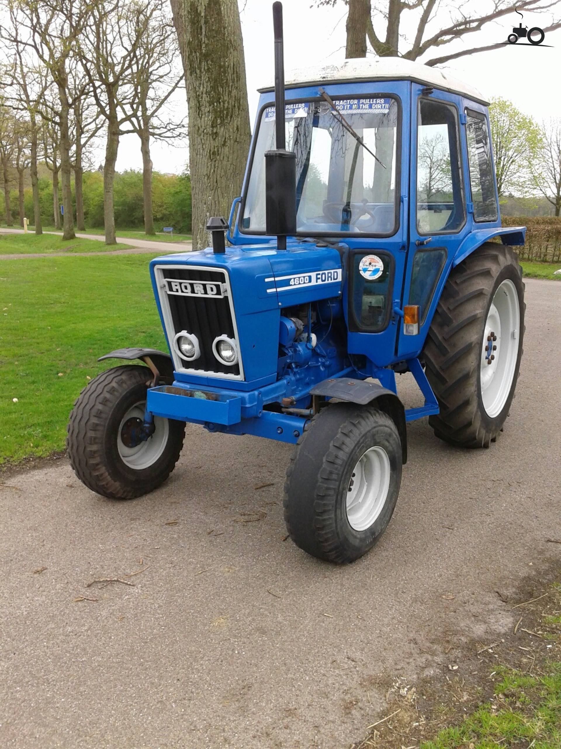 Foto Ford 4600 #837540