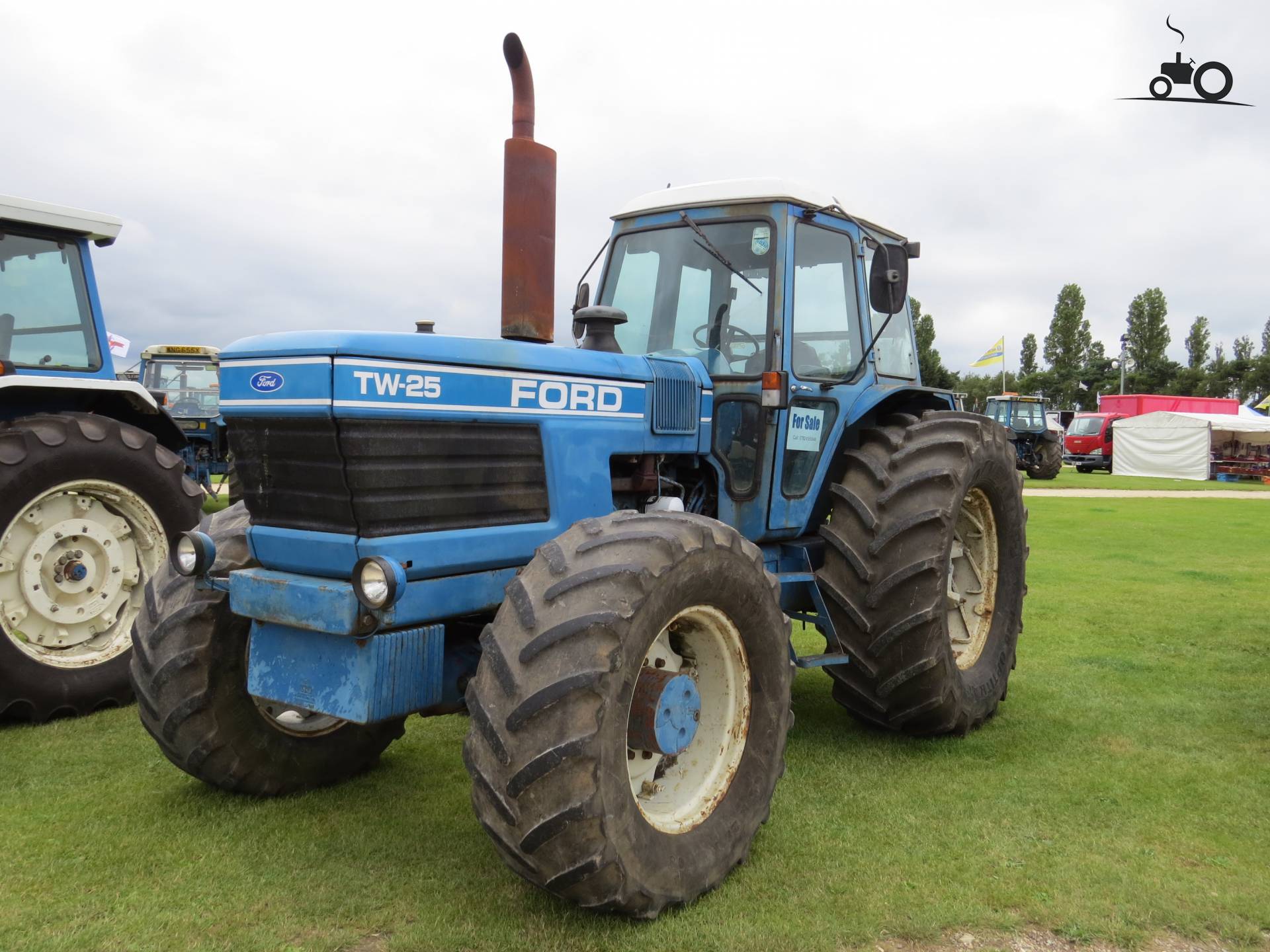 Foto Ford TW 25 #857501