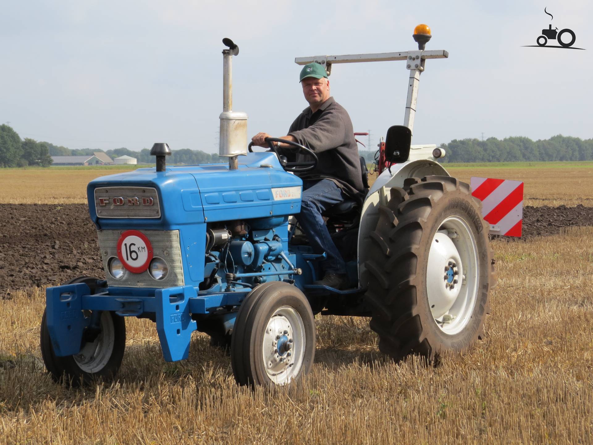 Foto Ford 2000 #871355