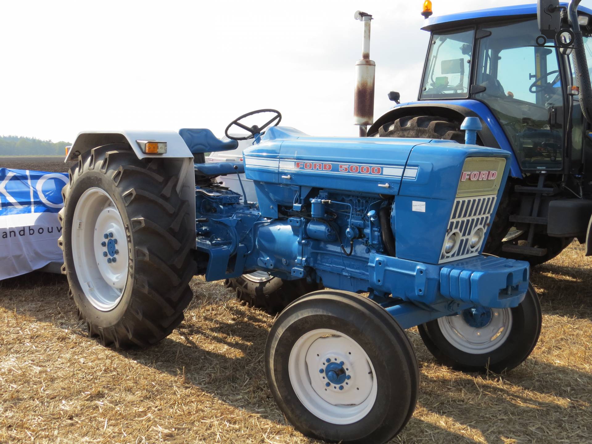 Foto Ford 5000 #871363