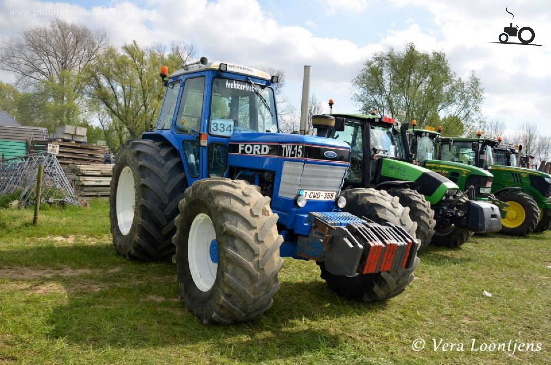 Foto Ford TW 15 #878114