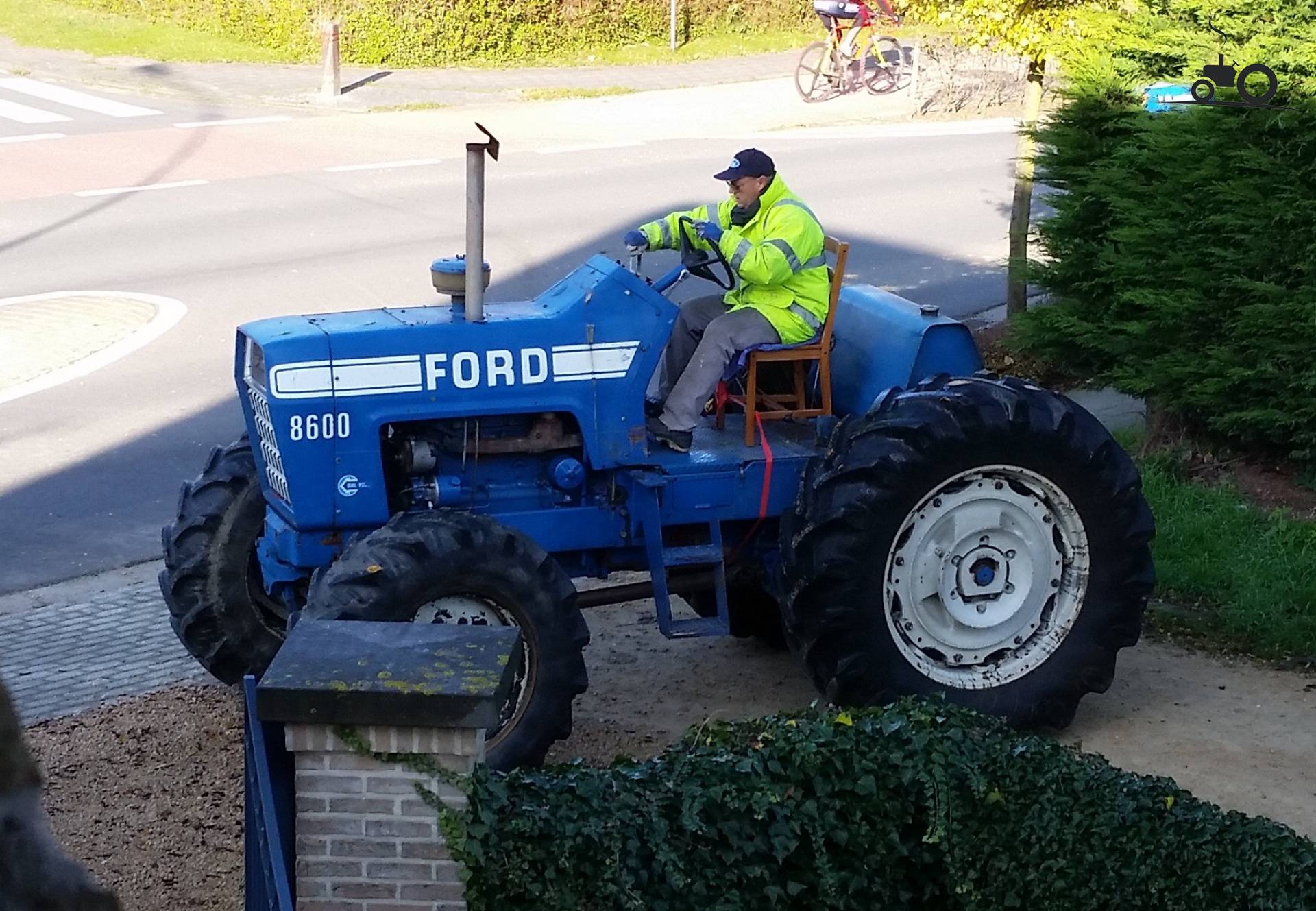 Ford 8600