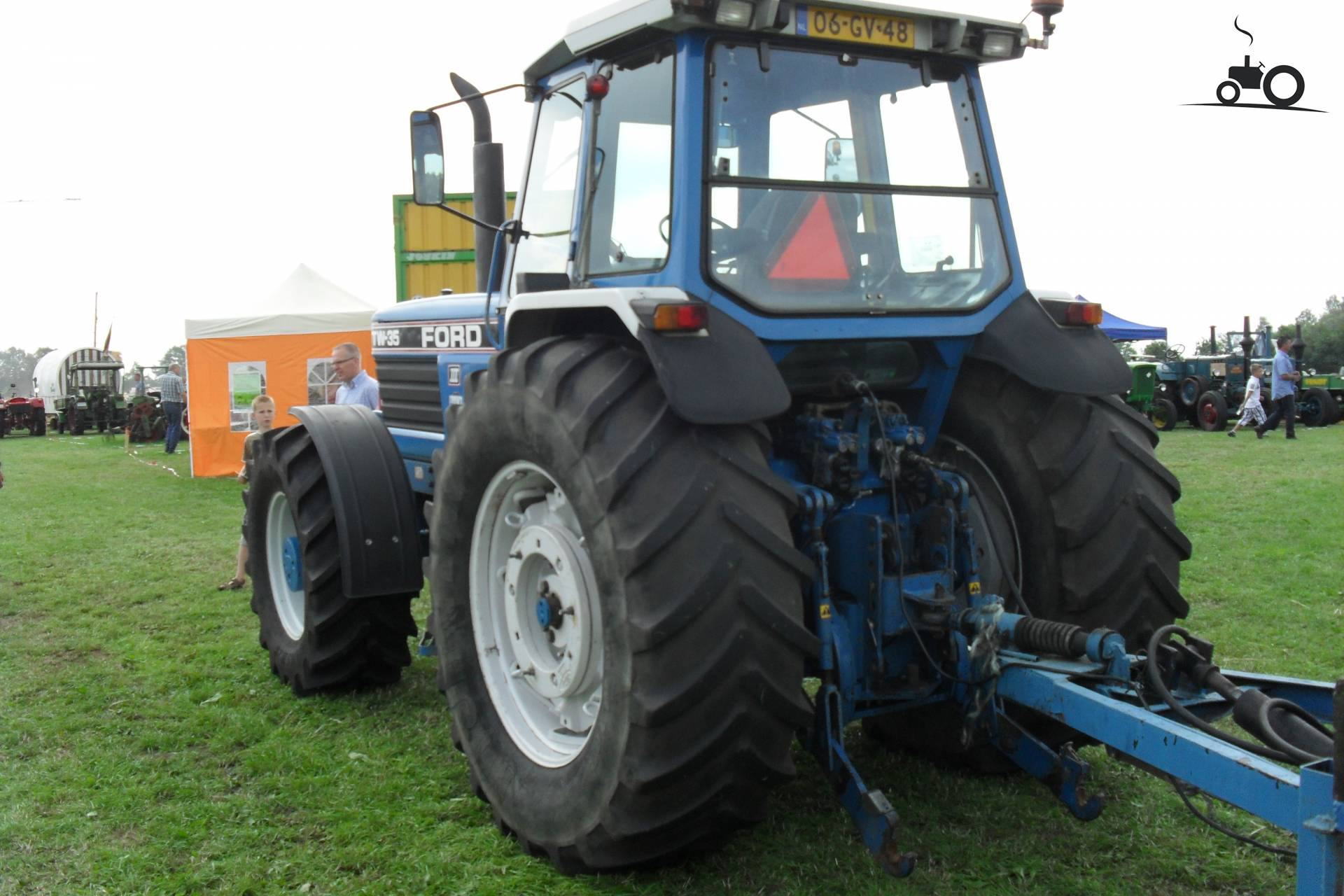 Foto Ford TW 35 #885854