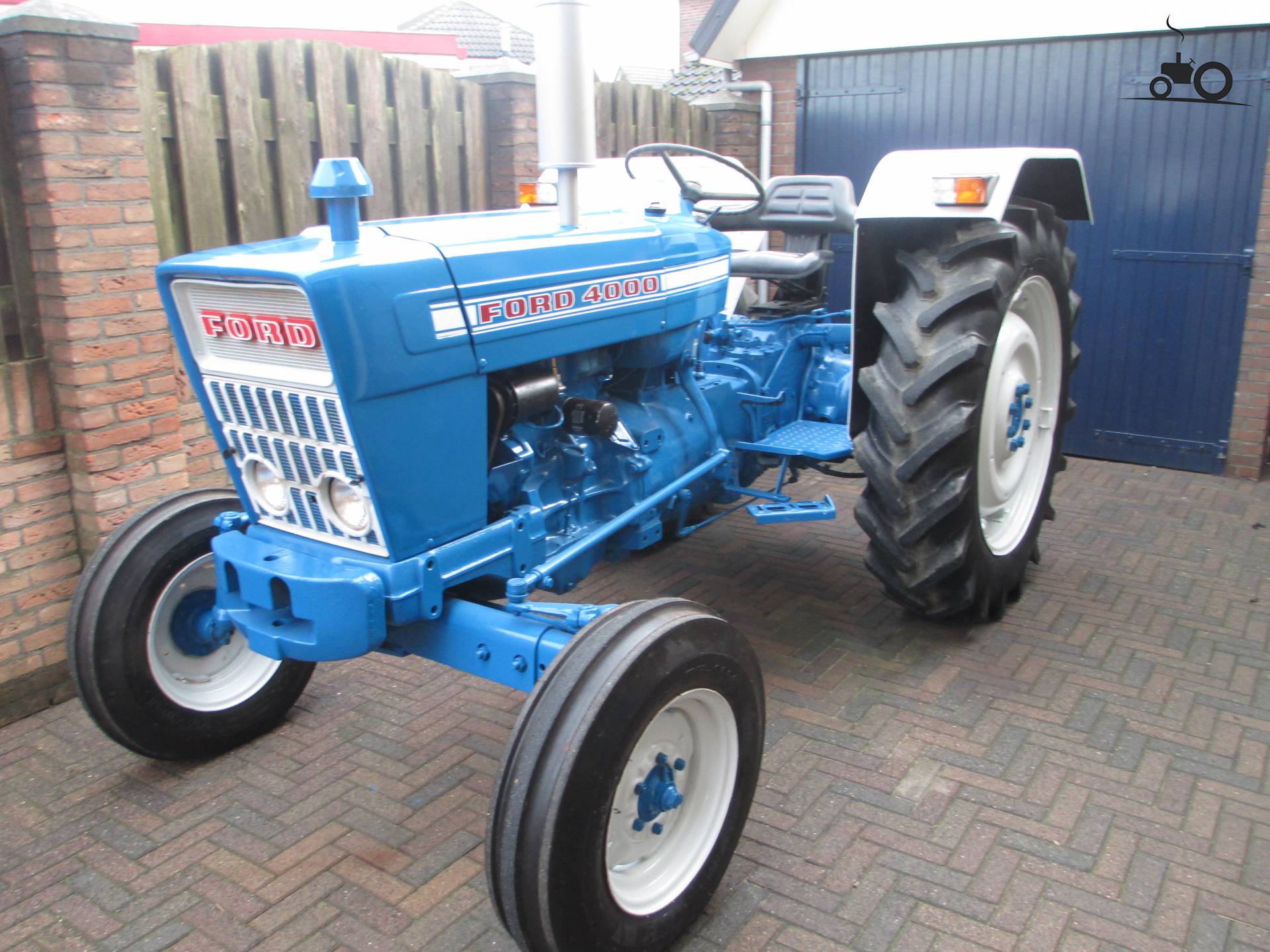 Foto Ford 4000 #890570