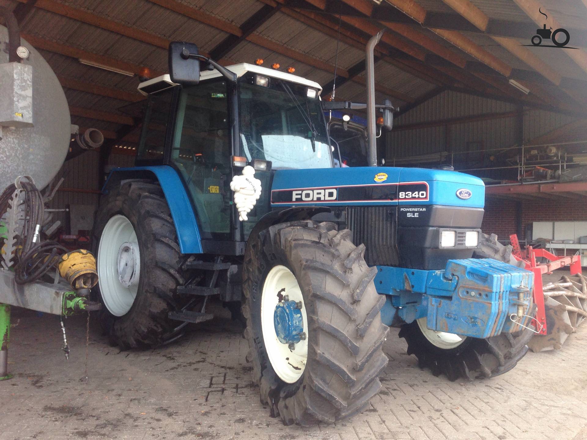 Foto Ford 8340 #910348