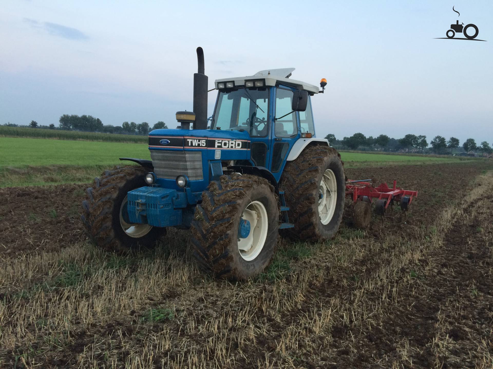 Foto Ford TW 15 #930448