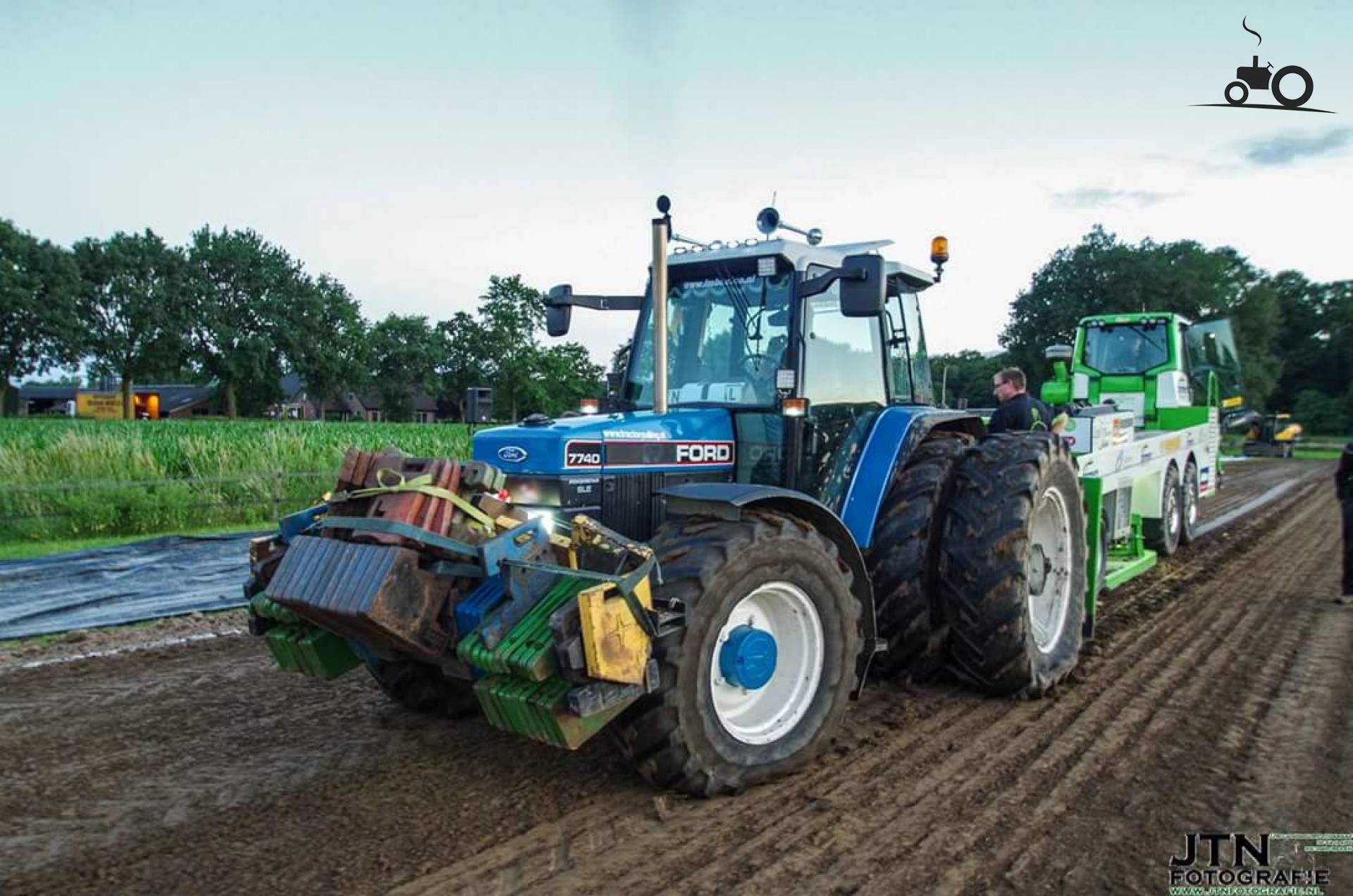 Foto Ford 7740 #979546