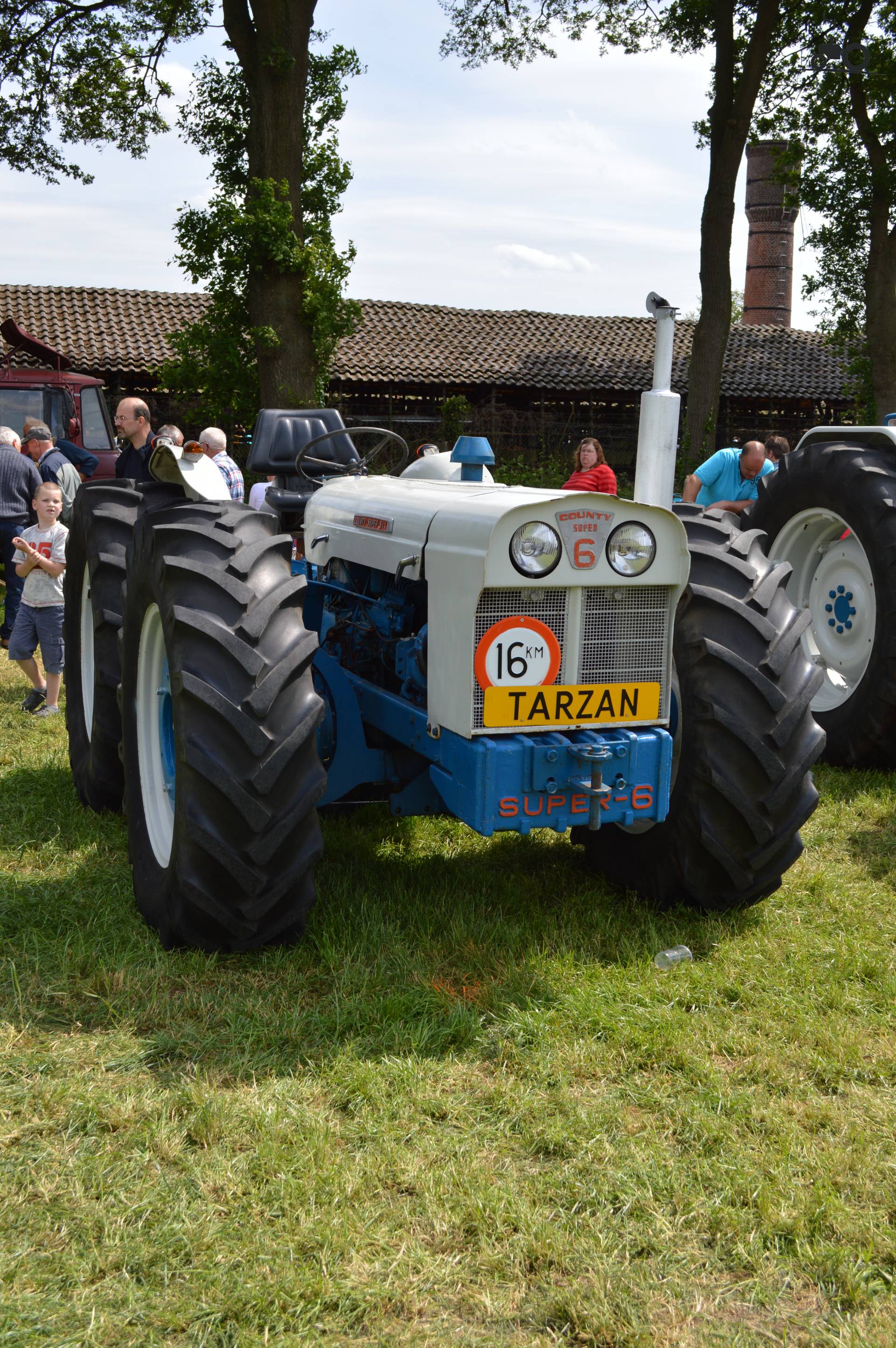 Foto County Super Six #769914