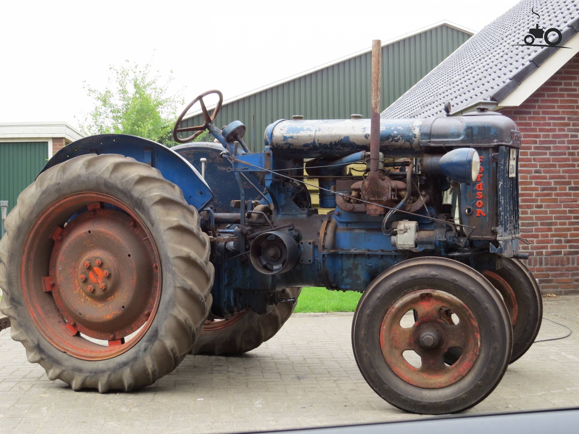 Fordson E27N