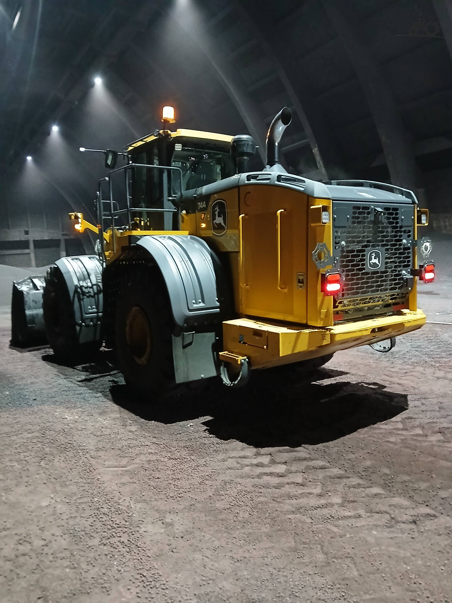 John deere shovel
