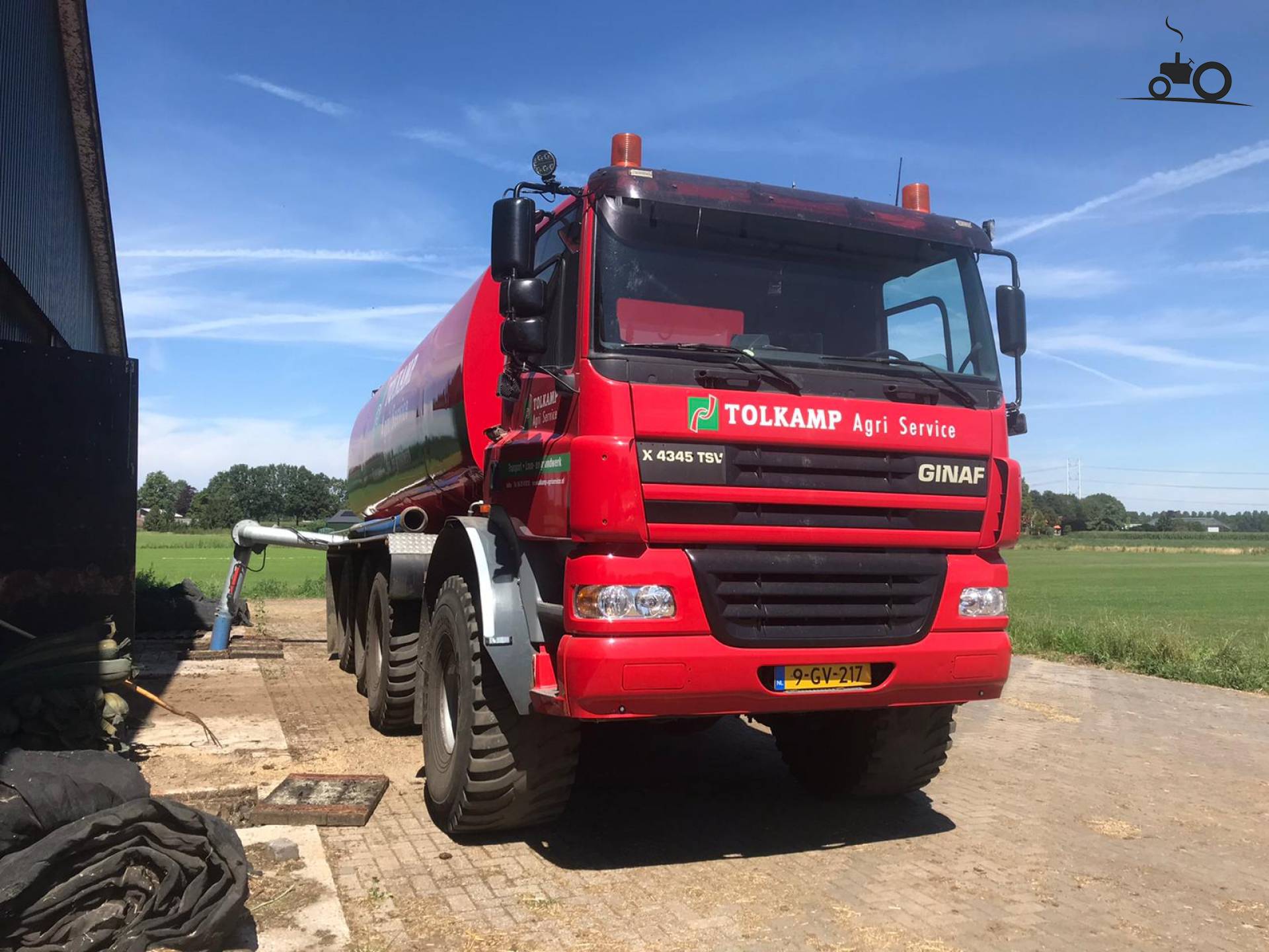 Foto GINAF Mesttruck van Tolkamp Agri Service