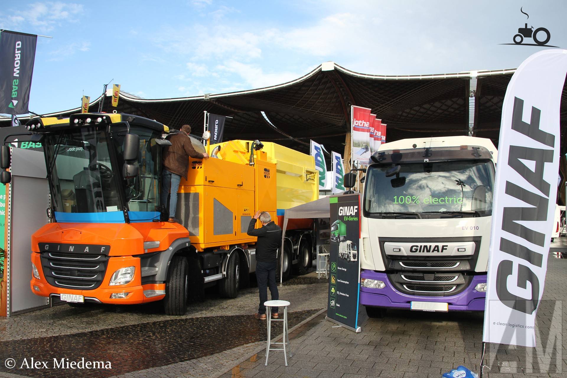 Foto GINAF O6 4341 S-H (vrachtwagen) van De Jong Zuurmond