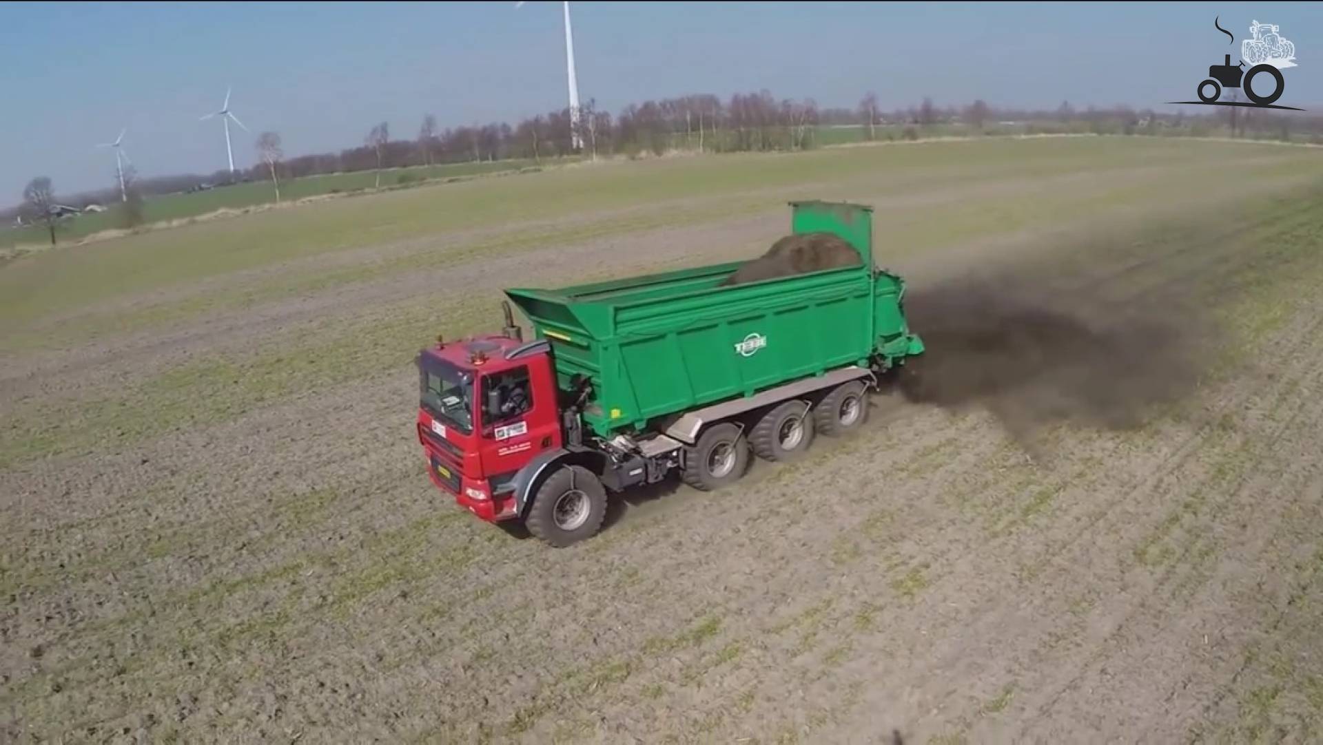 Foto GINAF Mesttruck van Tolkamp Agri Service