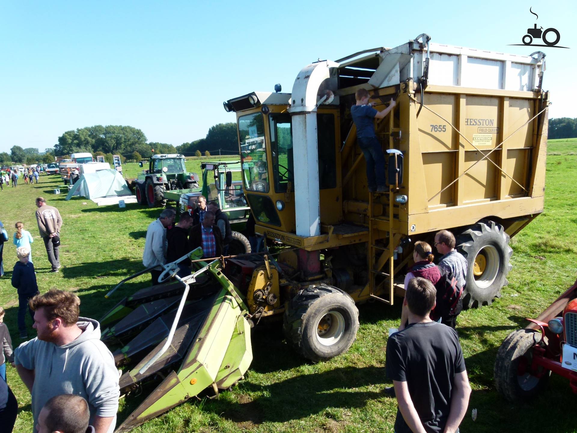 Foto Hesston Field Queen 7655 #936097