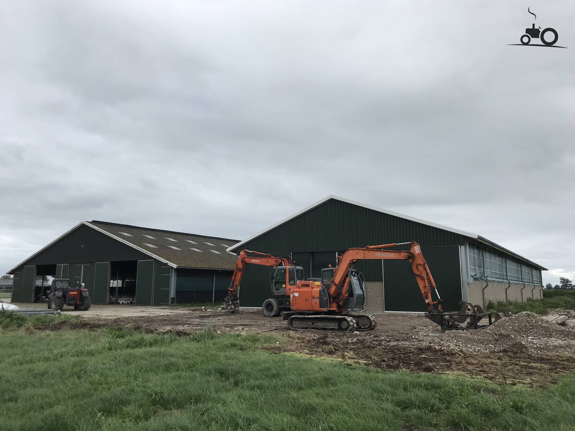 Foto Hitachi Meerdere van Loon- en Aannemingsbedrijf D Van De Dool.