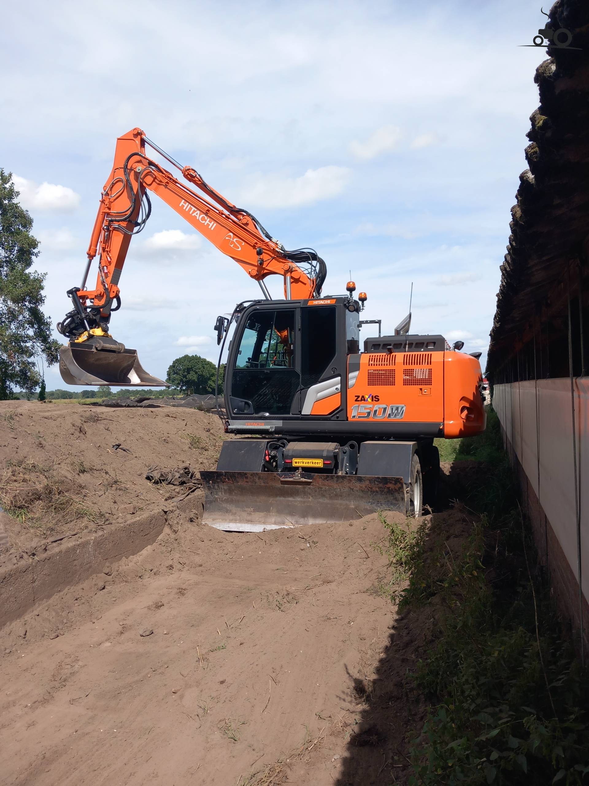 Foto Hitachi 150W #1634041