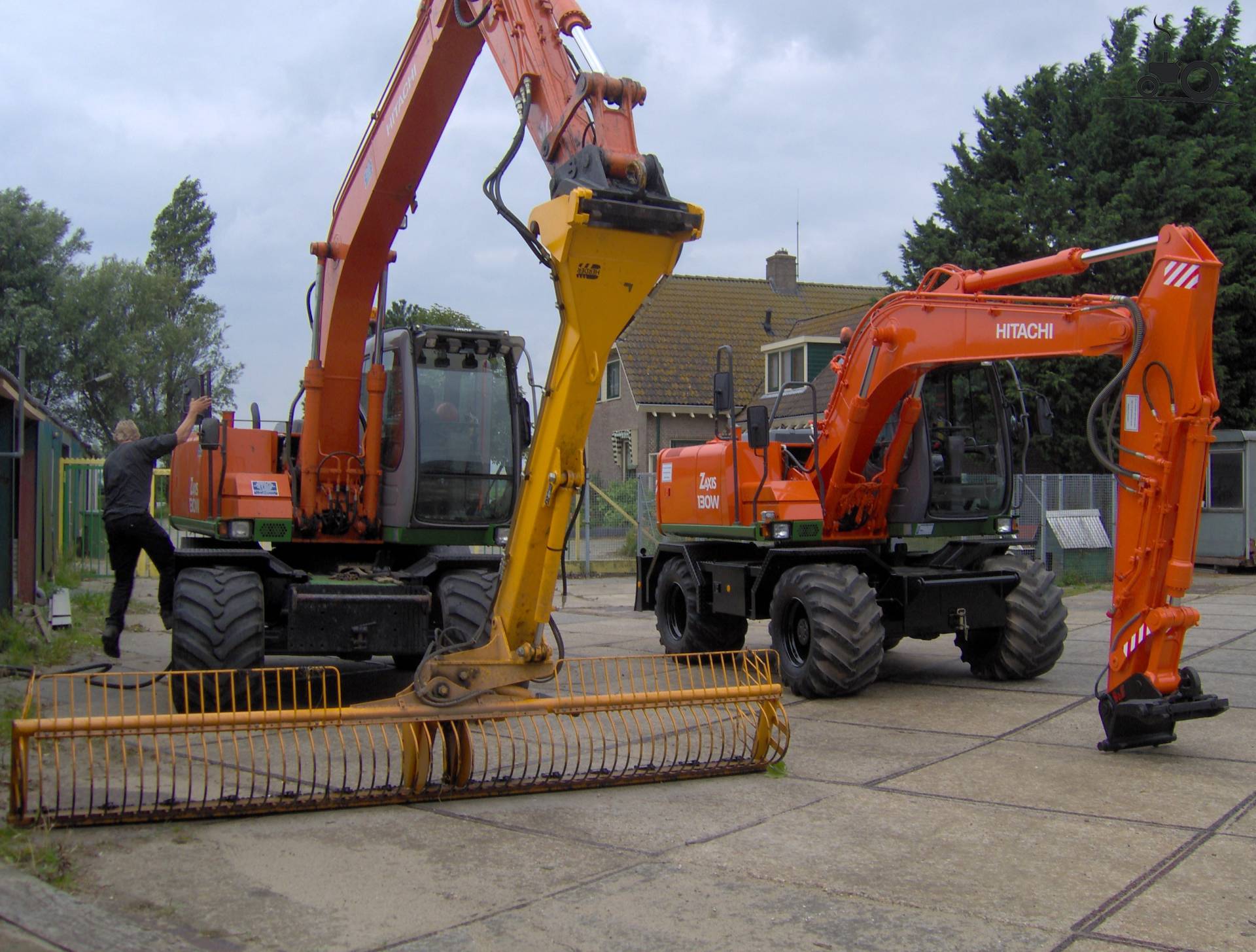 Foto Hitachi 130W #68113