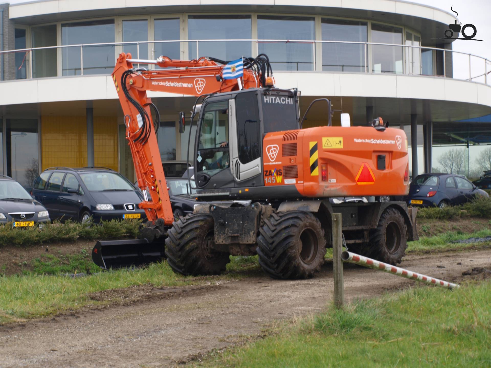 Foto Hitachi Zaxis 145W #704500