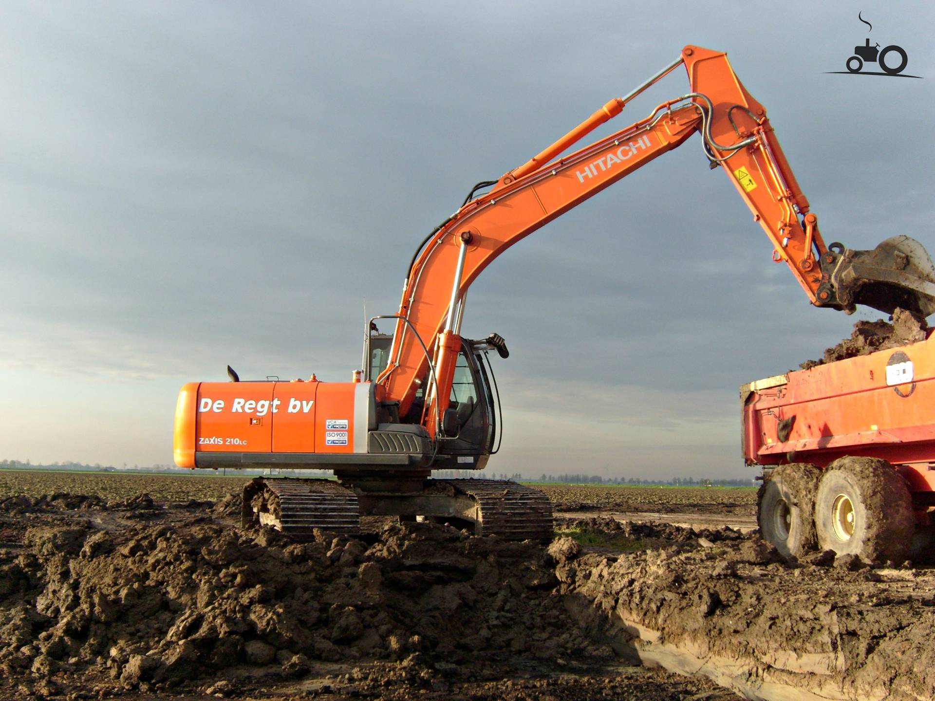 Foto Hitachi Zaxis 210 van Ph De Regt en Zn.