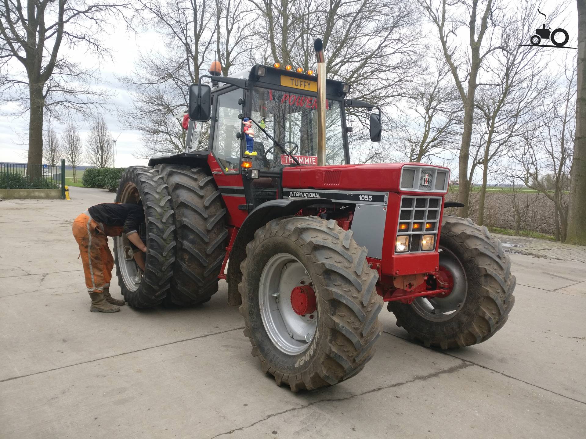 Foto International 1055 #1147400