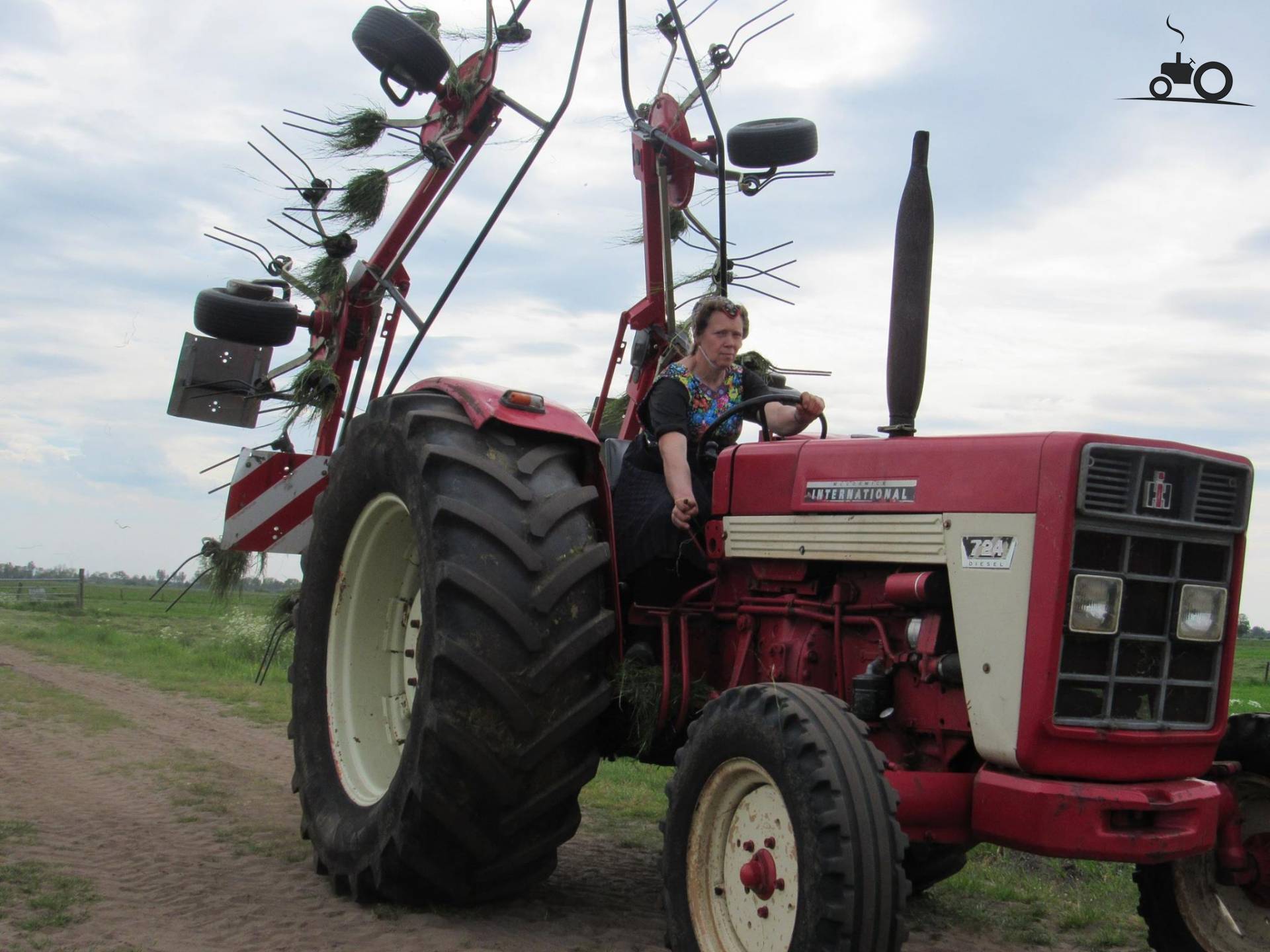 International 724