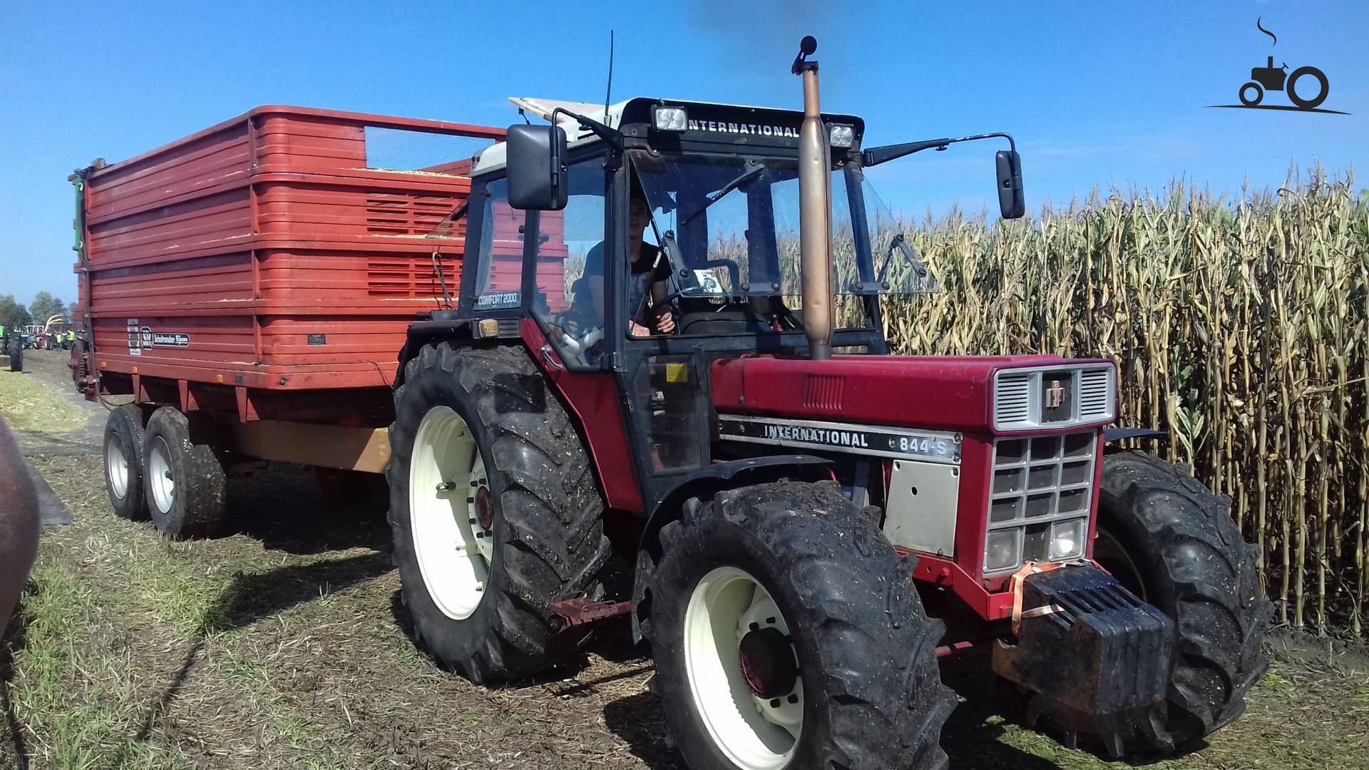 Foto International 844 S #1249880