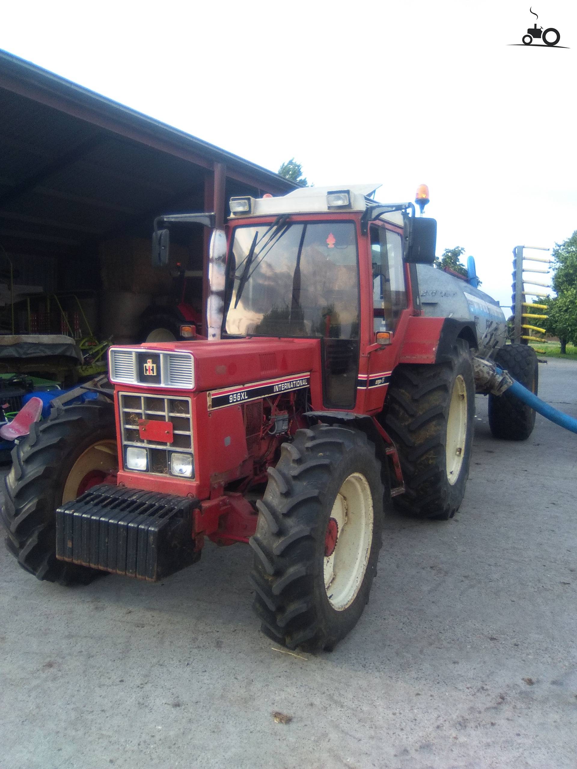 International 956 XL
