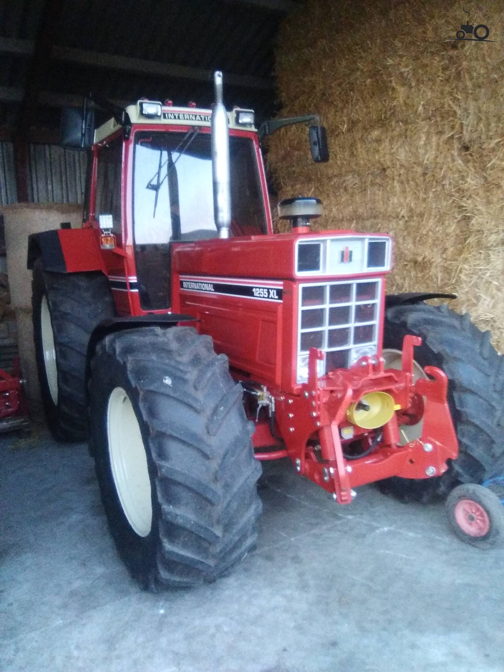 Foto International 1255 XL #1324015