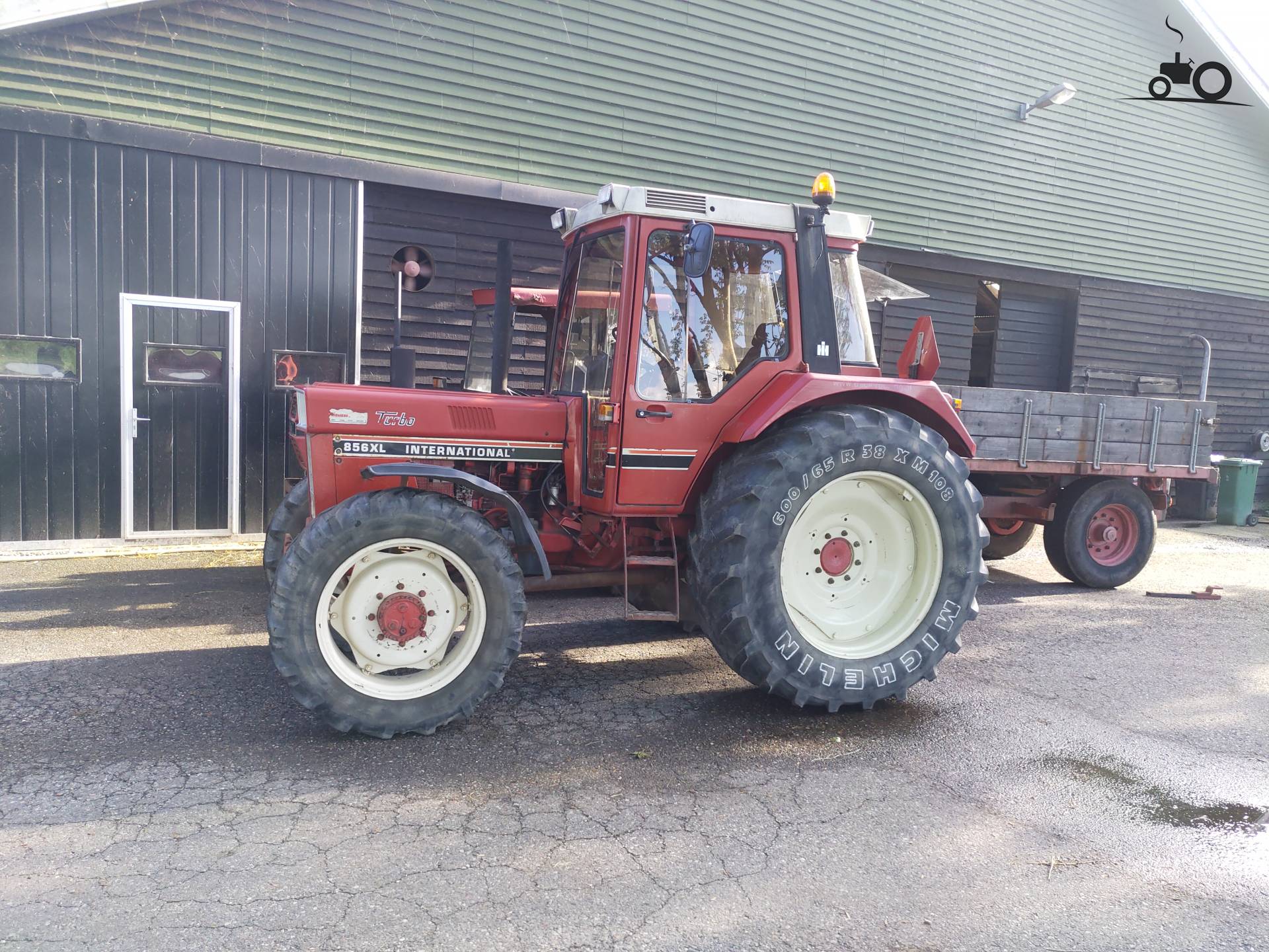 Foto International 856 XL #1369329