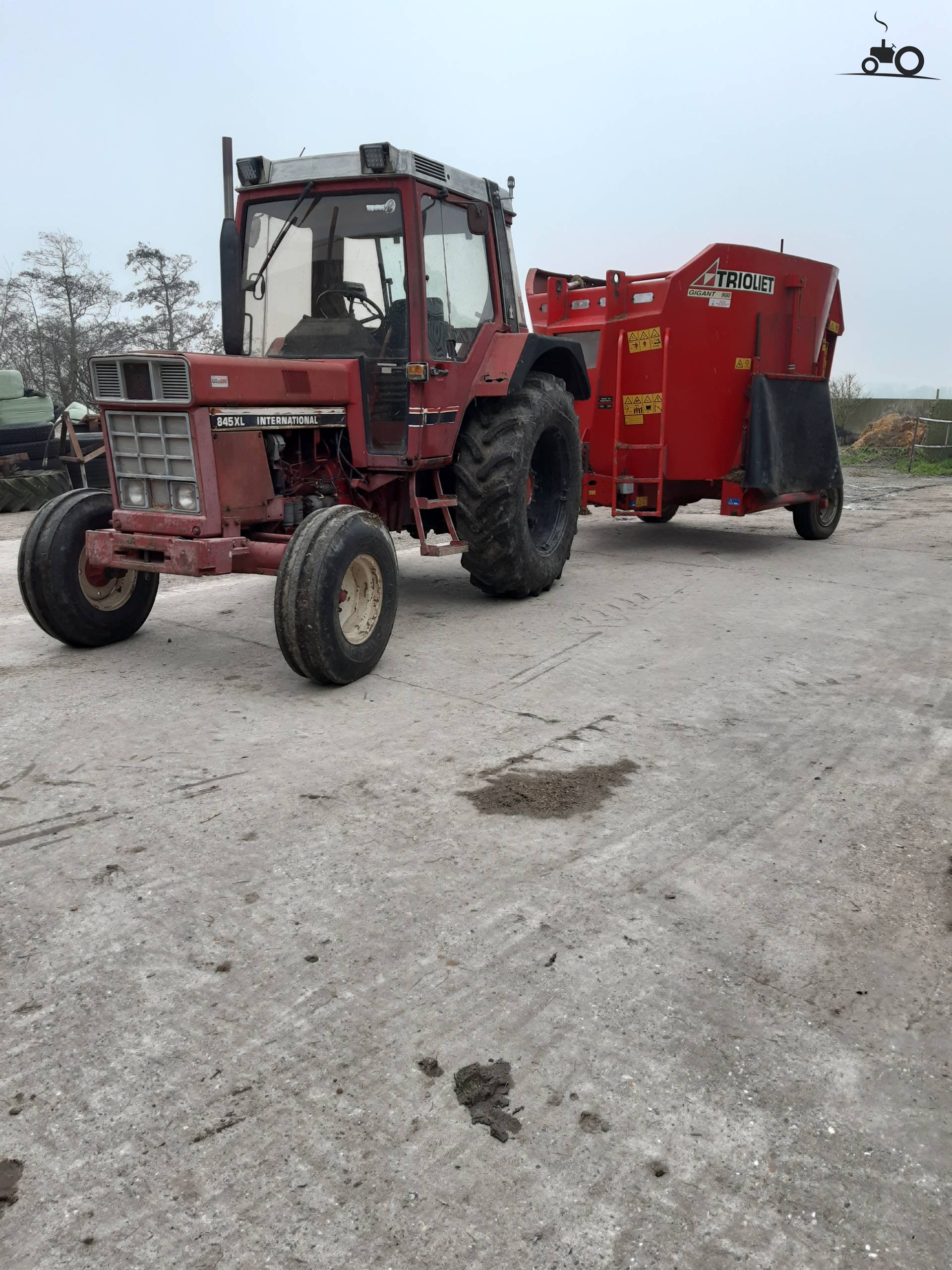 Foto International 845 XL #1388561