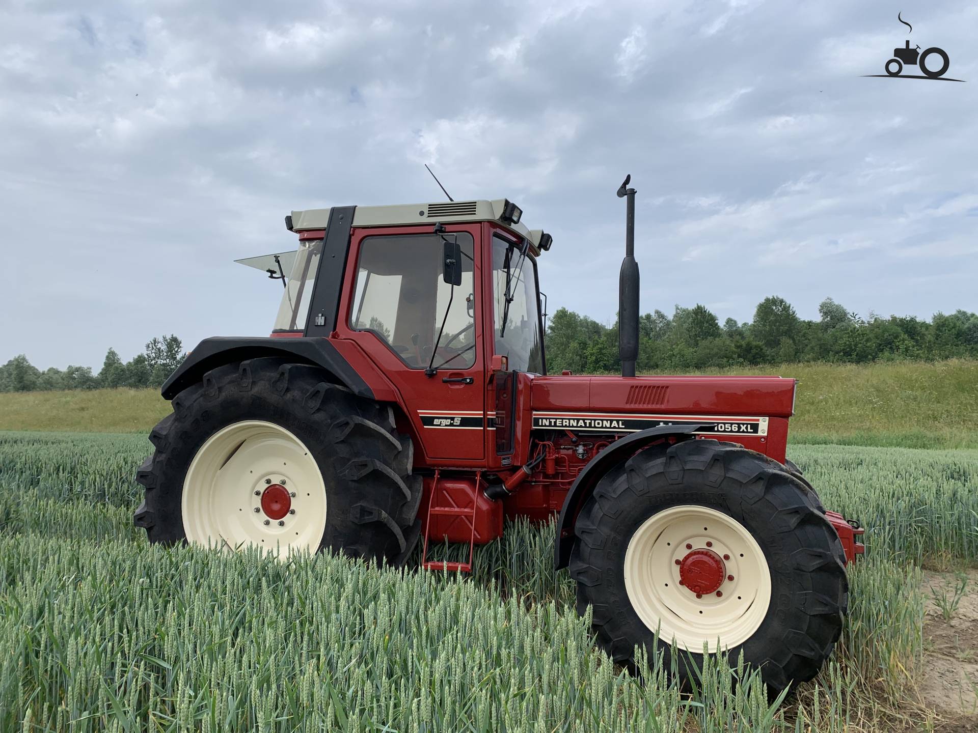 Foto International 1056 XL #1422340