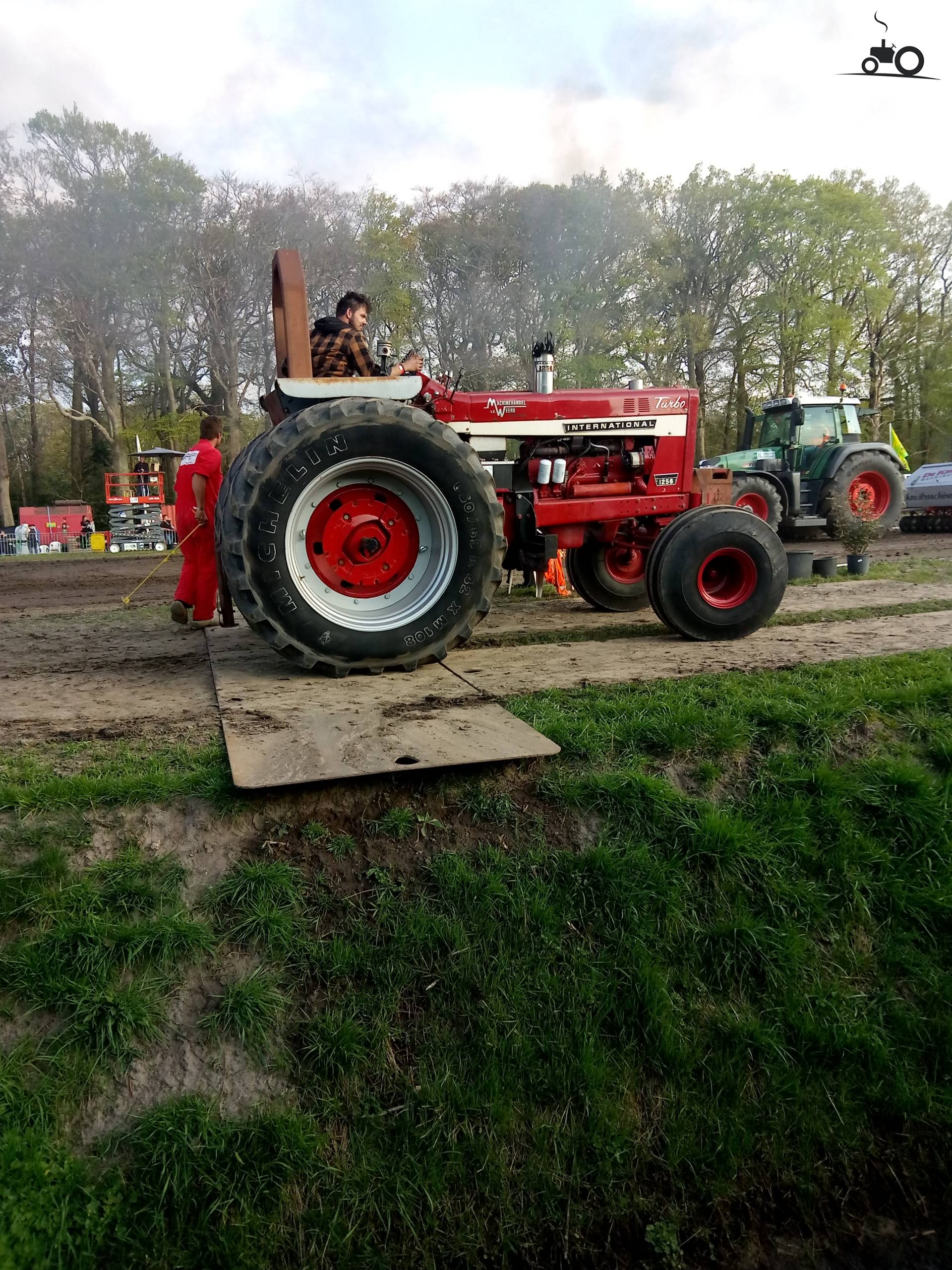 Foto International 1256 #1468023