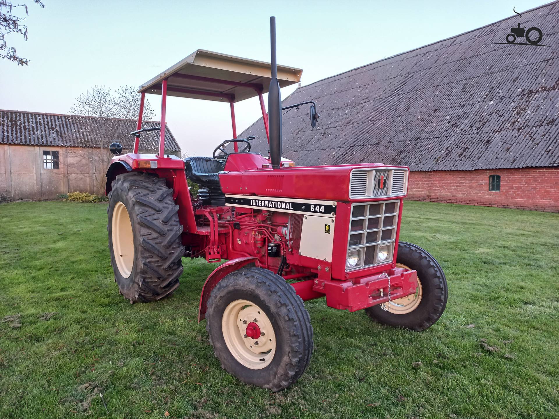 Foto International 644 #1470122