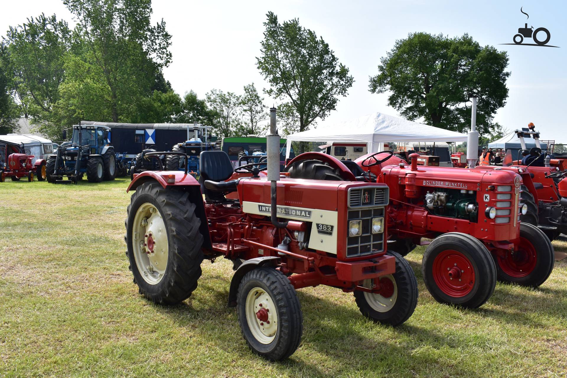 Foto International 383 #1475907