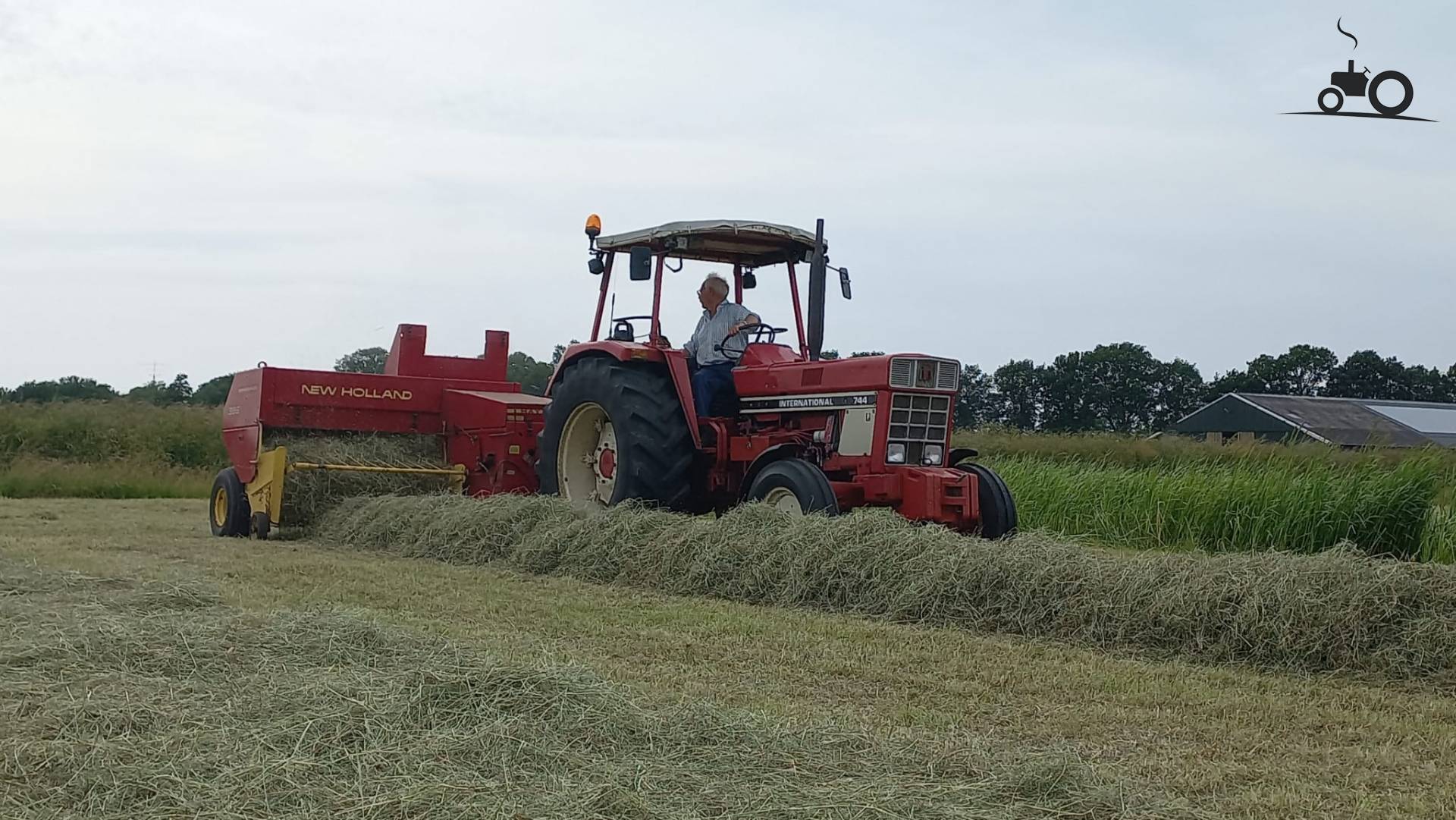 Foto International 744 #1477164